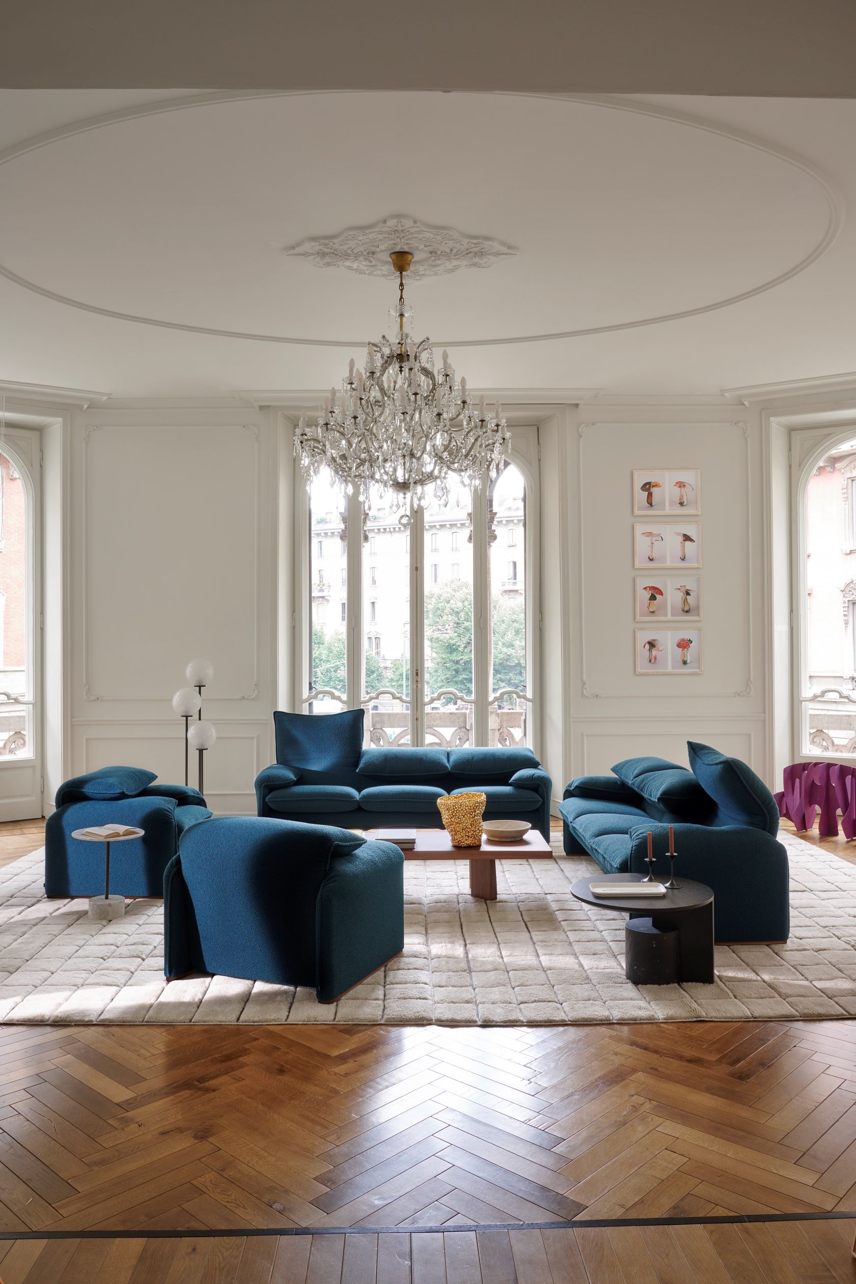 LIVING Armchair By Cassina | design Vico Magistretti