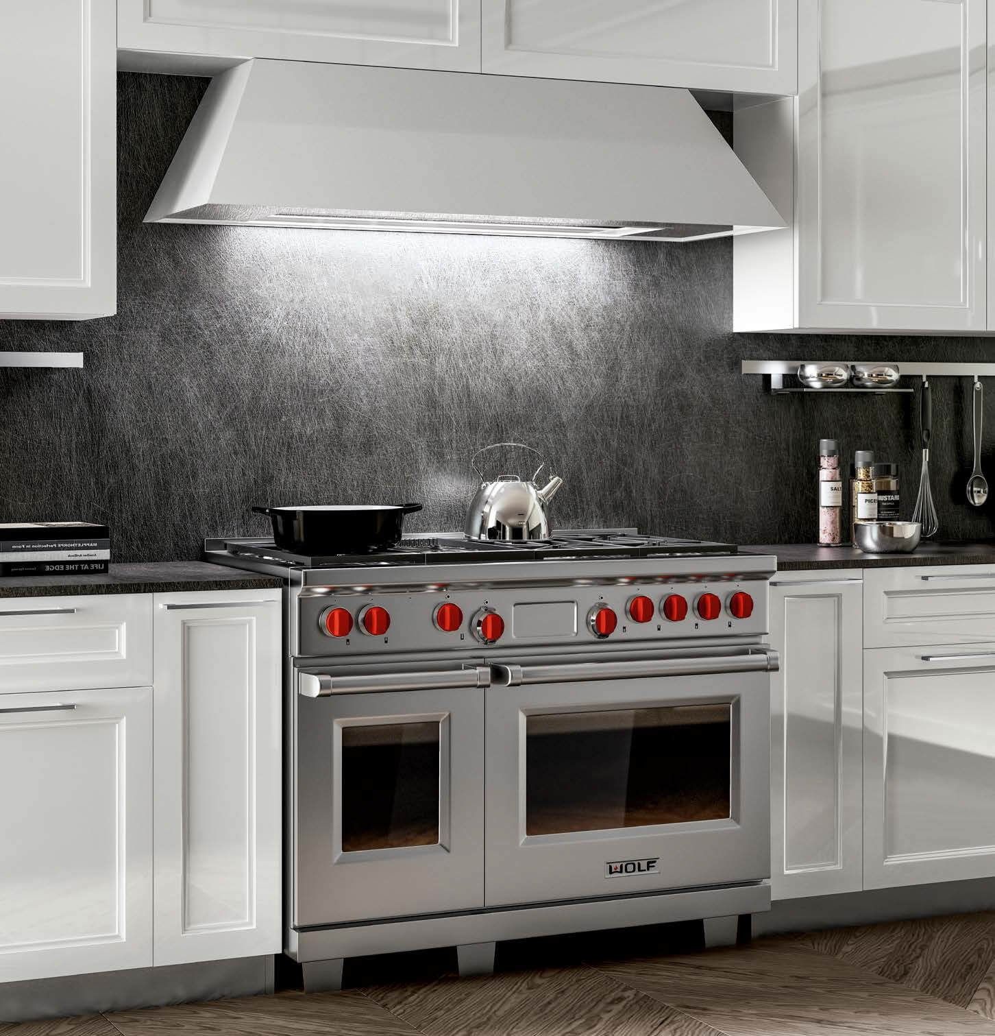 Lacquered wooden kitchen with peninsula MARILYN By Composit