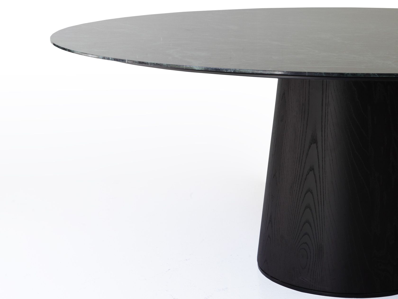 MATERIC Round dining table By Porro