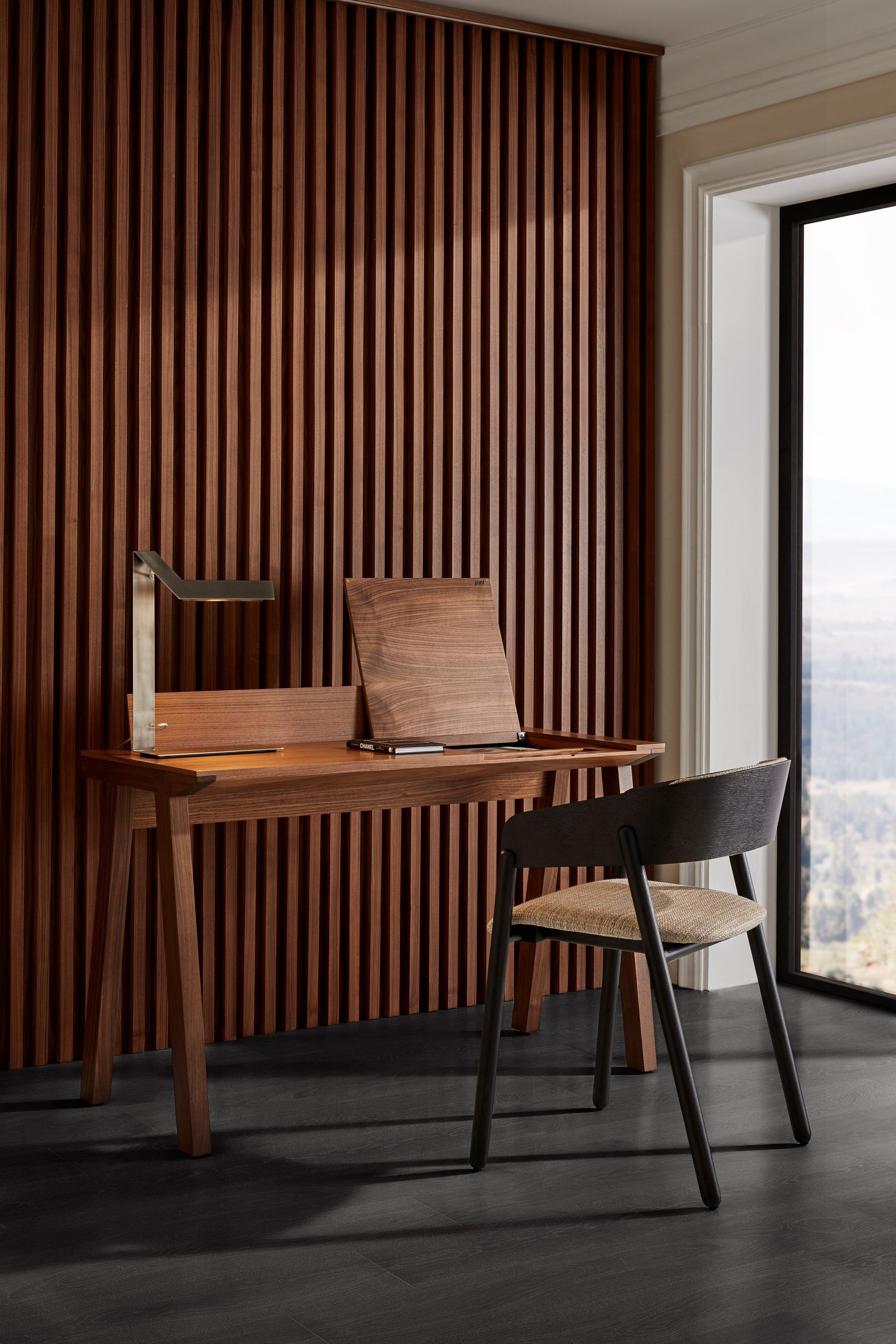 MAVA chair By Punt design Stephanie Jasny