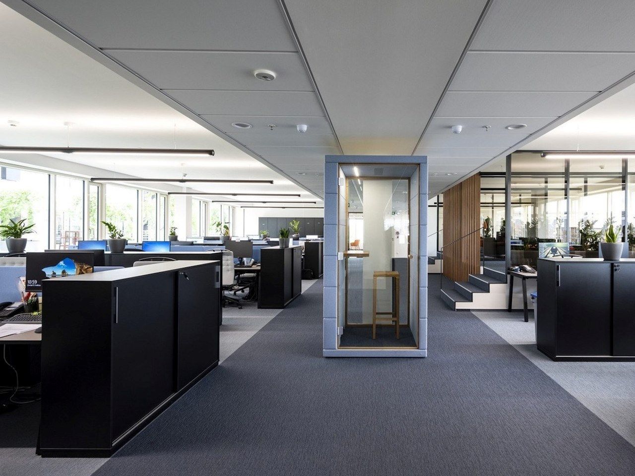 Acoustic multimedia office booth MICROOFFICE PRIME By SilentLab design ...