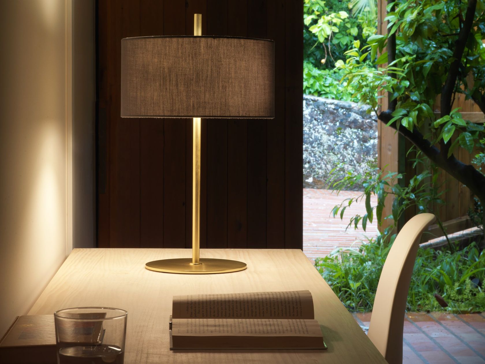 MILA Fabric table lamp with fixed arm By Aromas del Campo | design AC ...