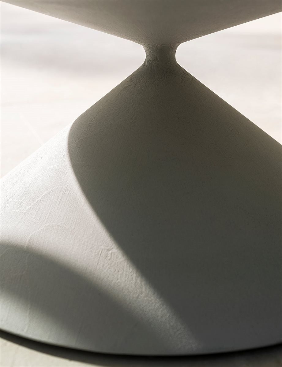 MINI CLAY Tavolino rotondo in poliuretano By Desalto | design Marc Krusin