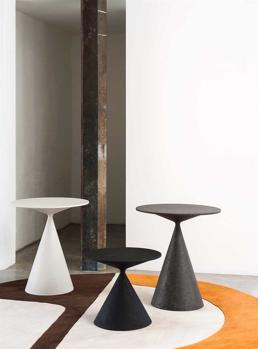 MINI CLAY Tavolino rotondo in poliuretano By Desalto | design Marc Krusin