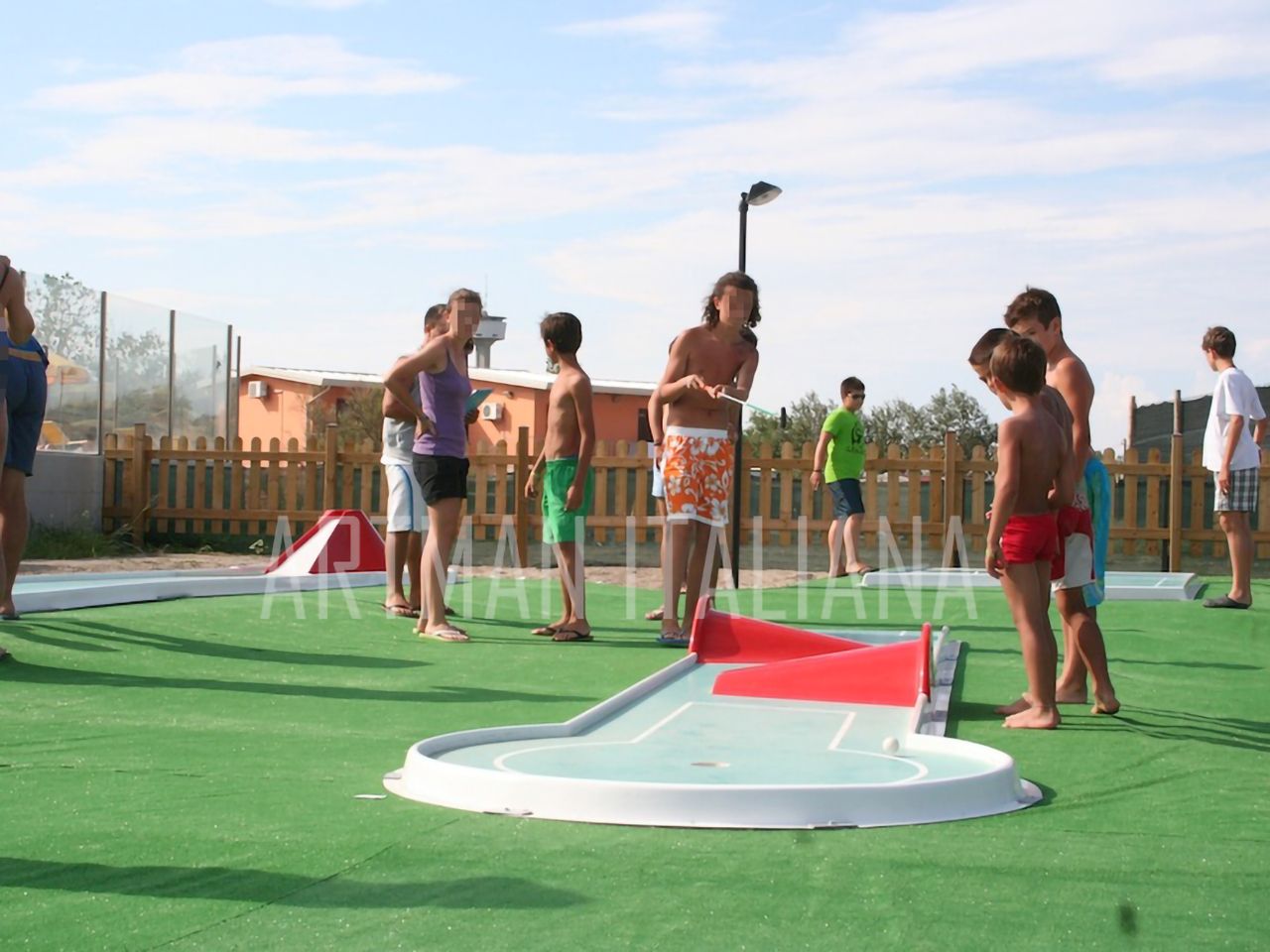 MINIATUR GOLF MINIGOLF Piste da minigolf prefabbricate in vetroresina ...