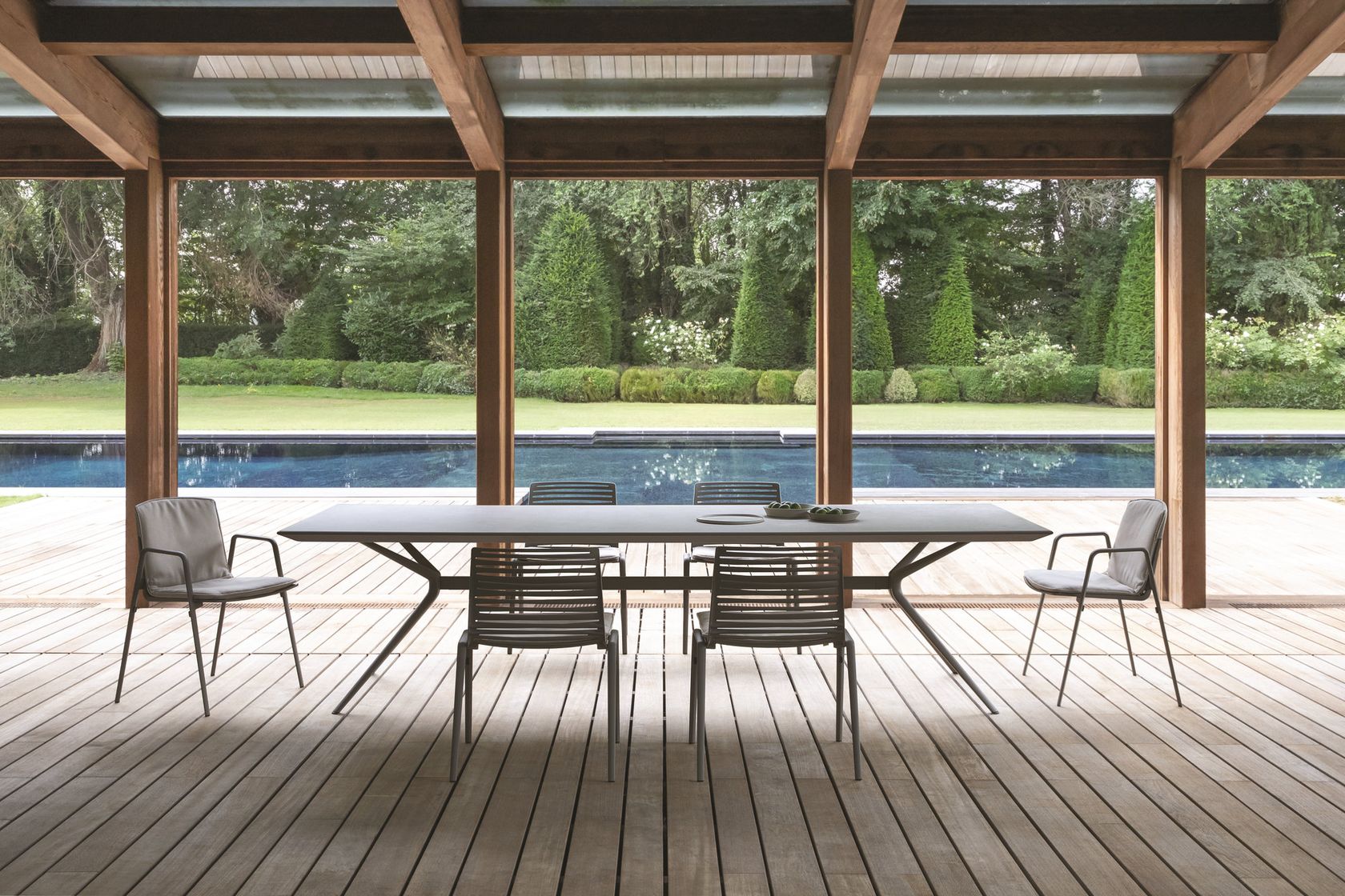 MOAI | Stone table Moai Collection By FAST design Lievore Altherr