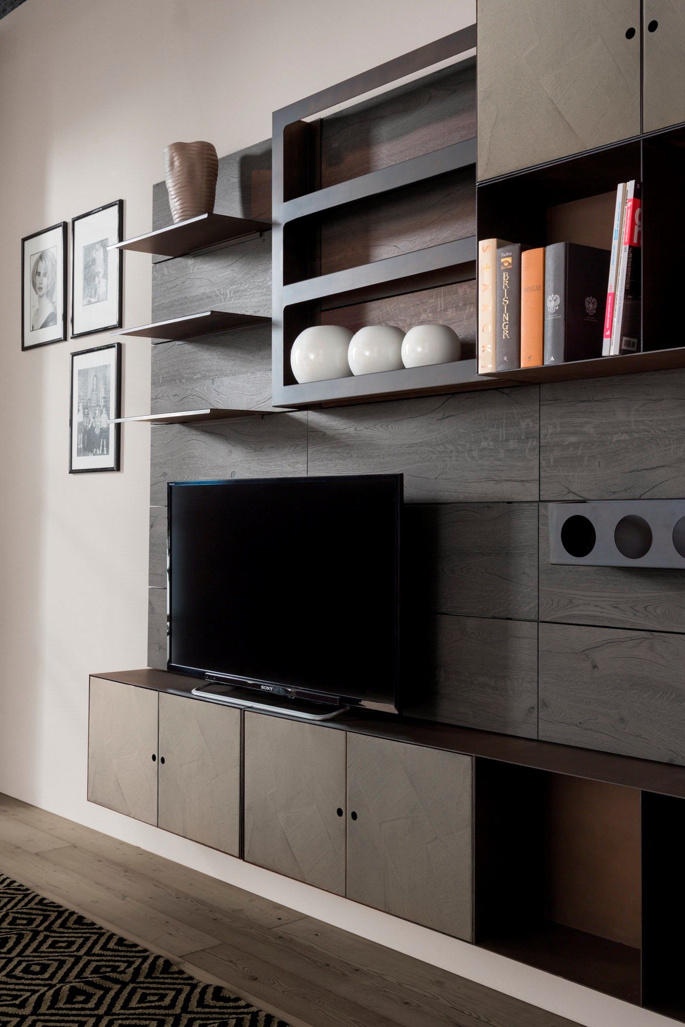 Sectional modular storage wall MODULO By ELITE TO BE