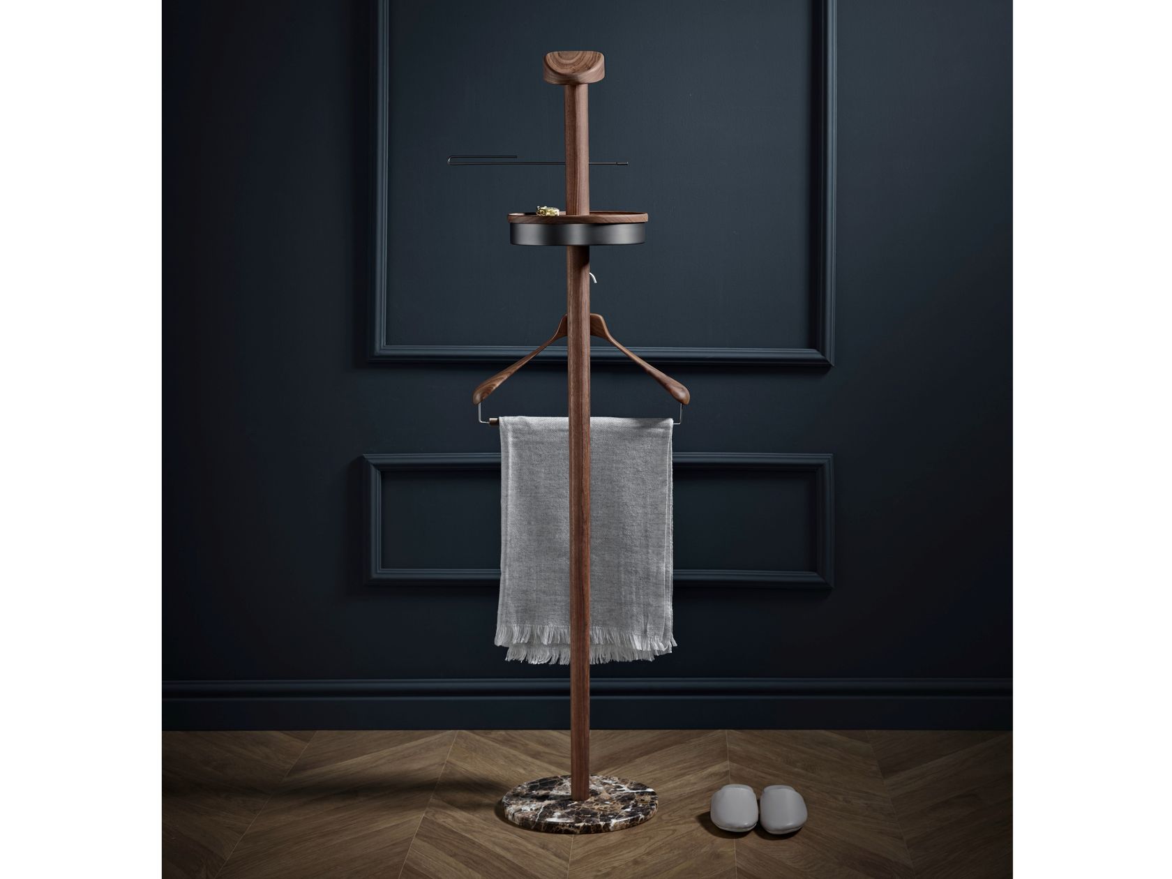 Valet stands | Bedroom clothes rack with designer style | Archiproducts