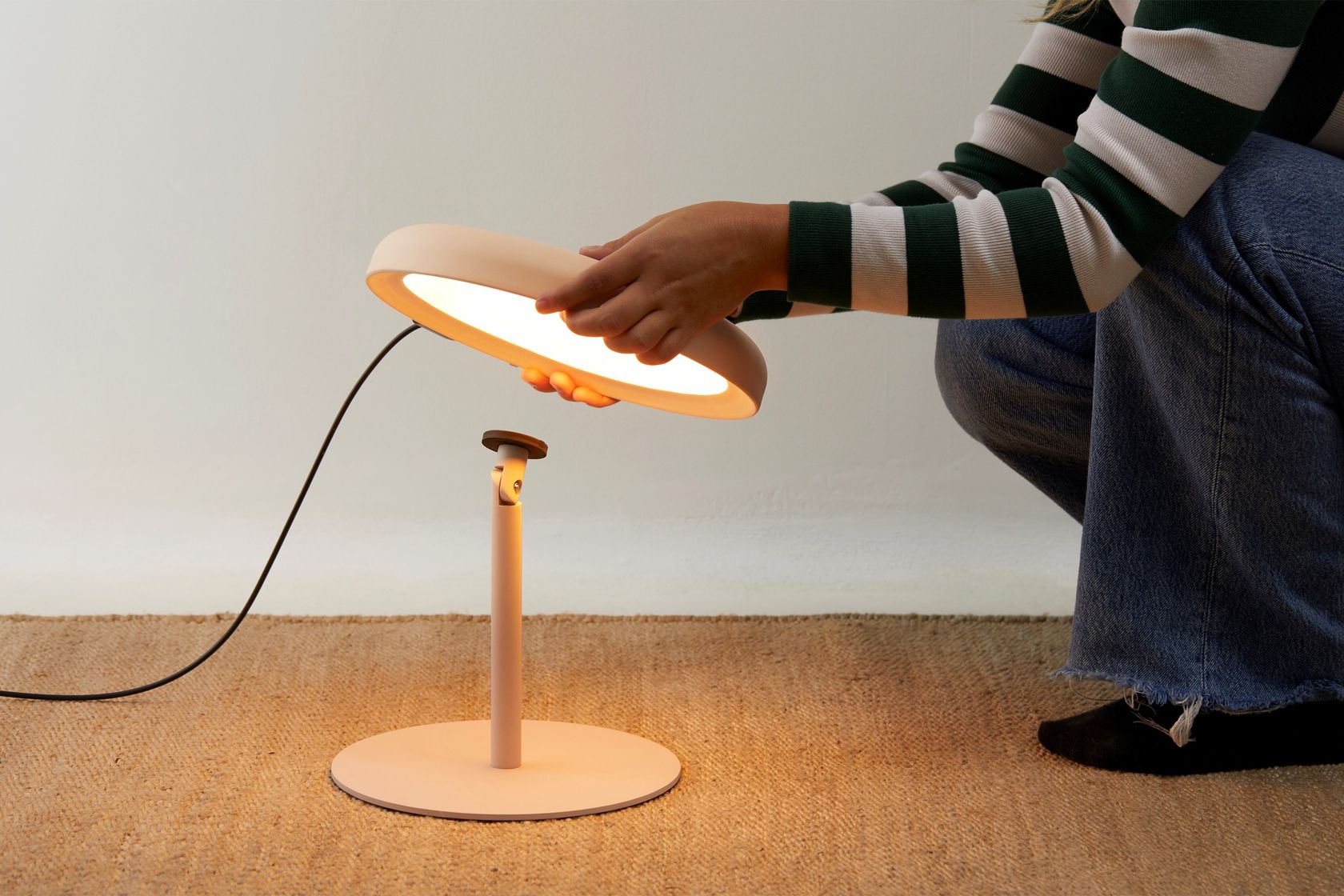 MOOD M-4066 LED adjustable table lamp By Estiluz | design Nahtrang design