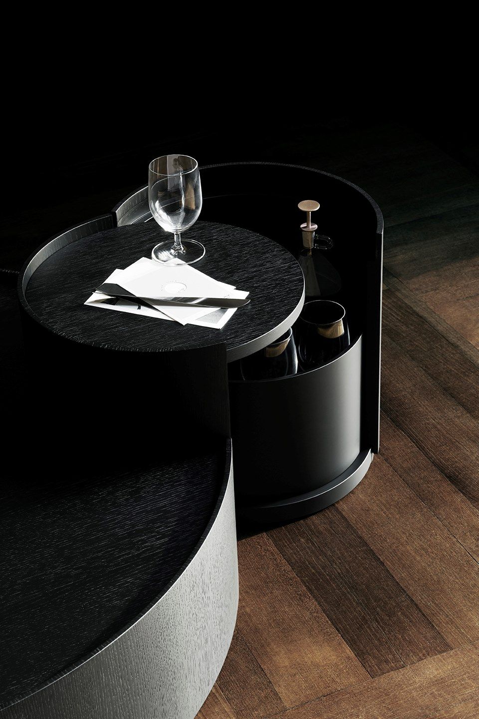 MOON ECLIPSE Round coffee table with storage space By Living Divani ...