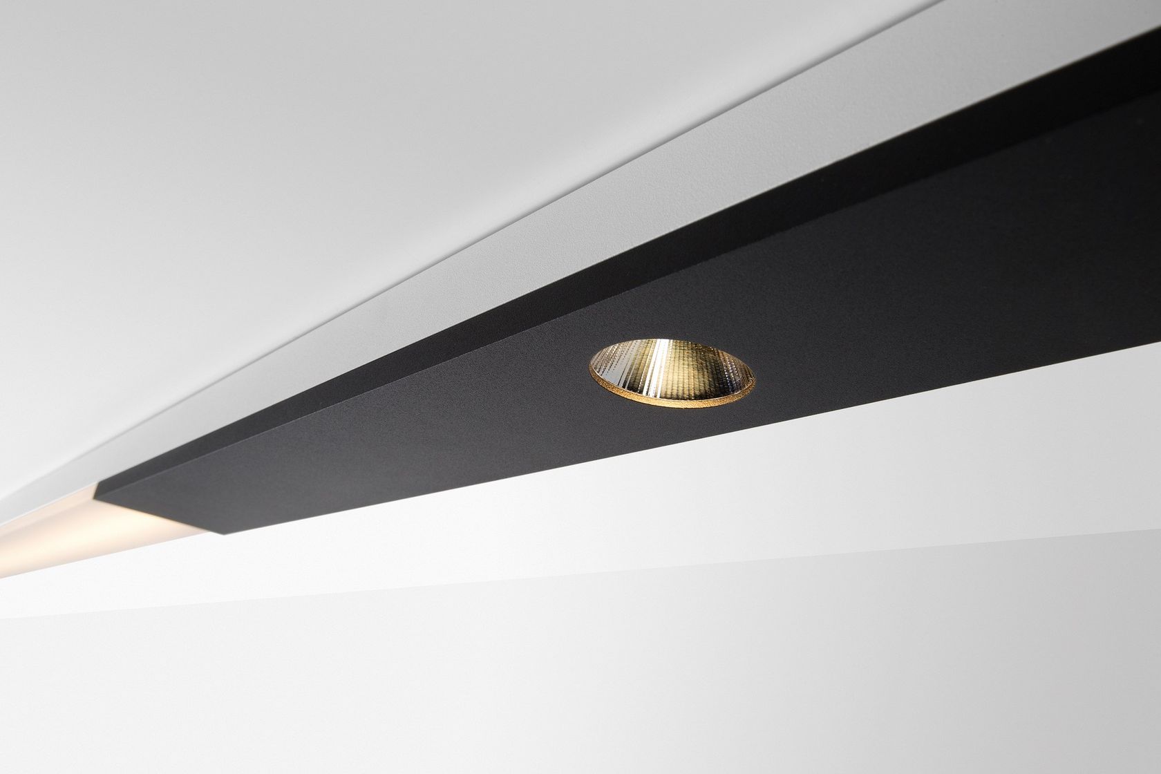 MP78 Ceiling mounted linear lighting profile By Modular Lighting ...