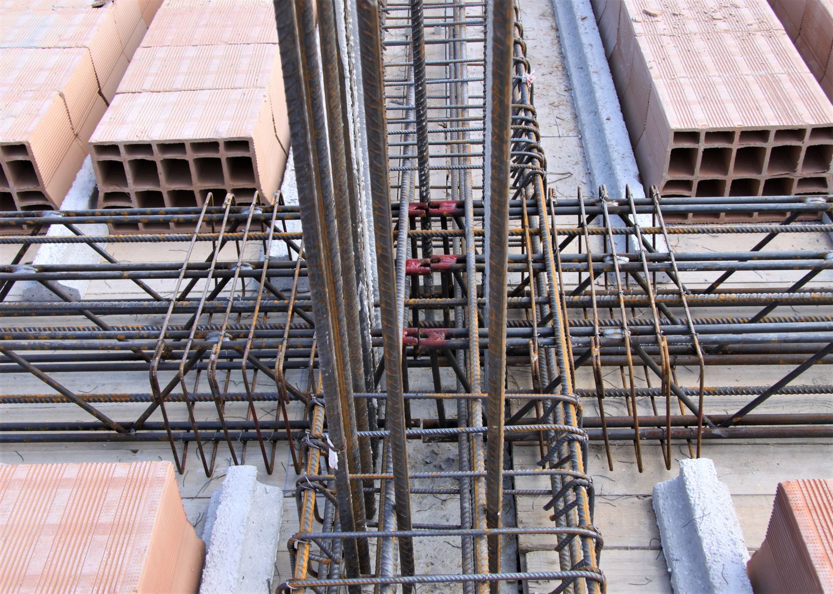 VIGA MTR® T Viga, pilar y perfil metálico estructural By METAL.RI