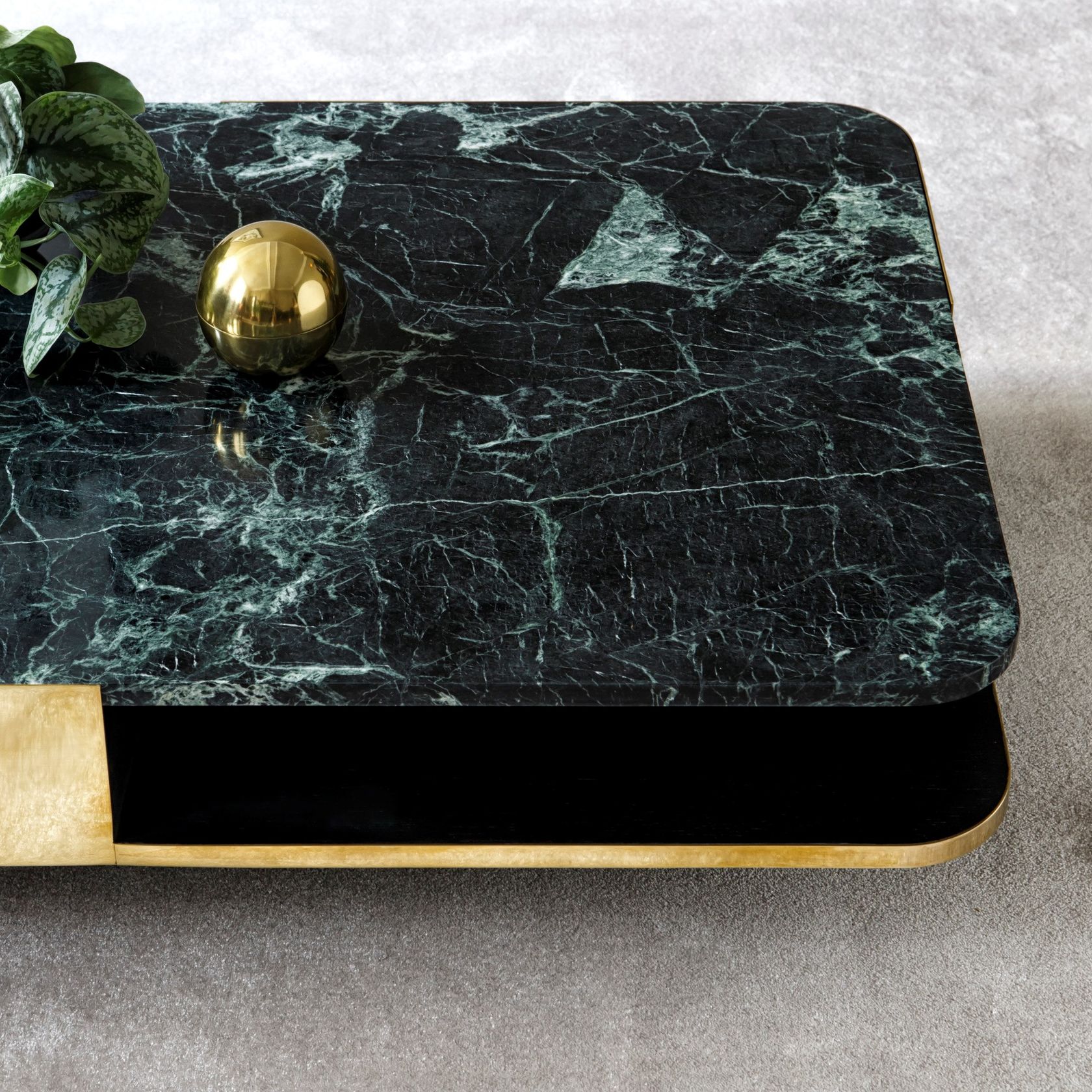 Marble coffee table By RED EDITION
