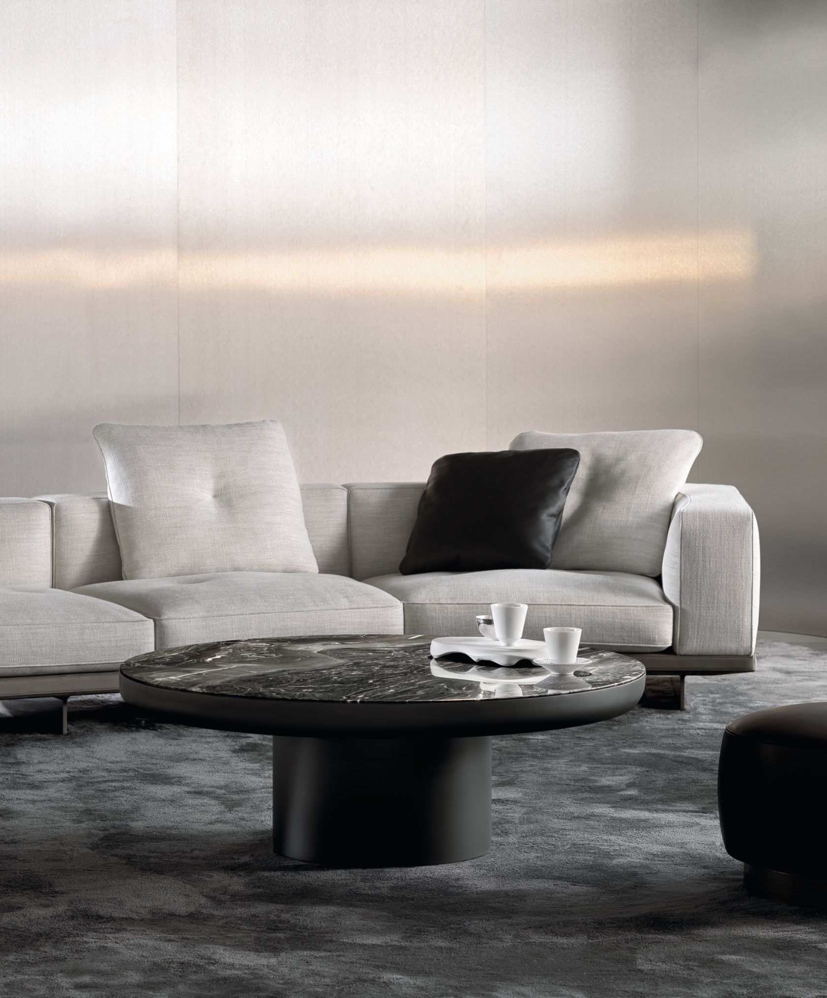 BRADY Coffee table By Minotti