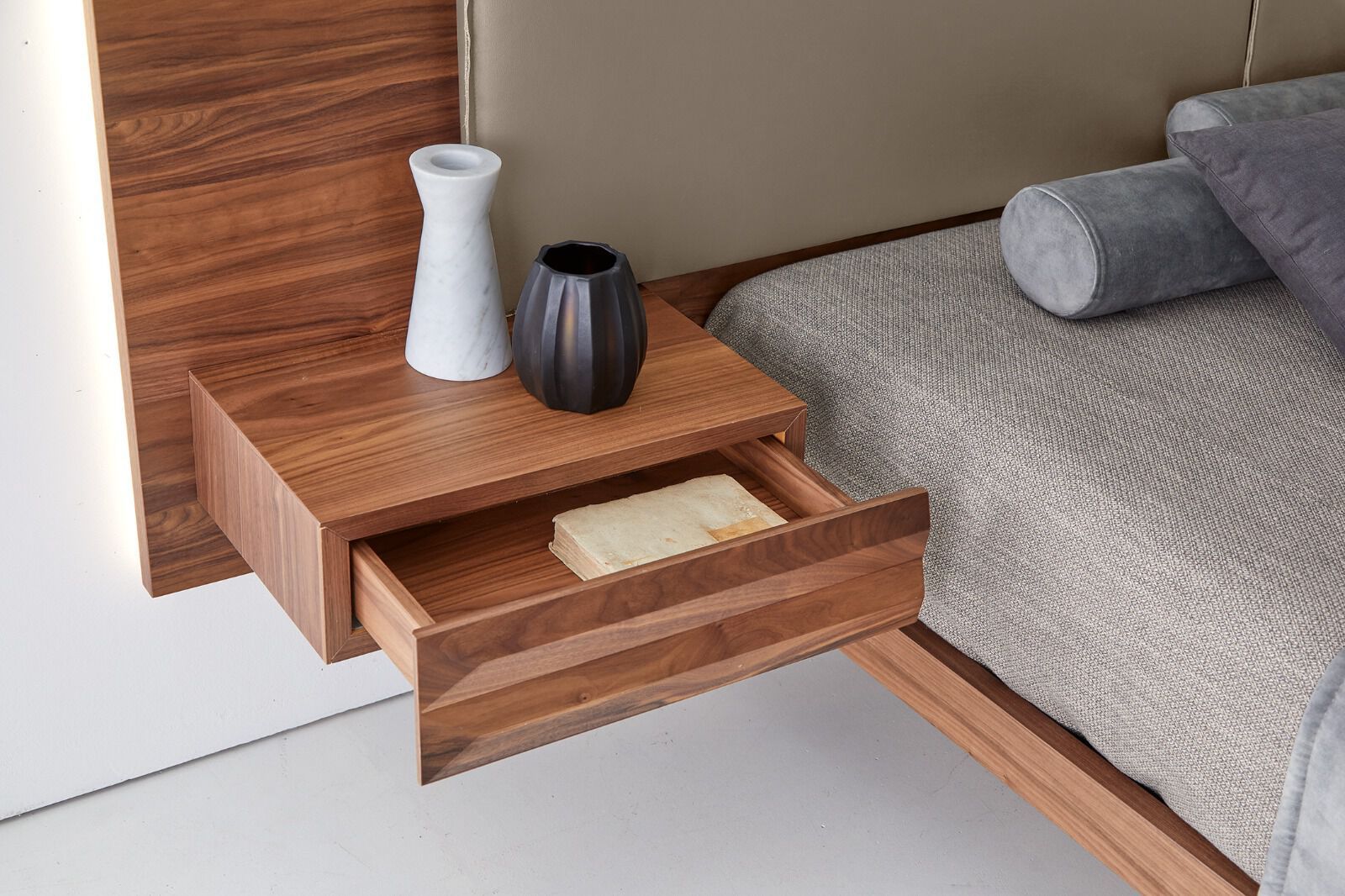 YORK Bed By Modesign