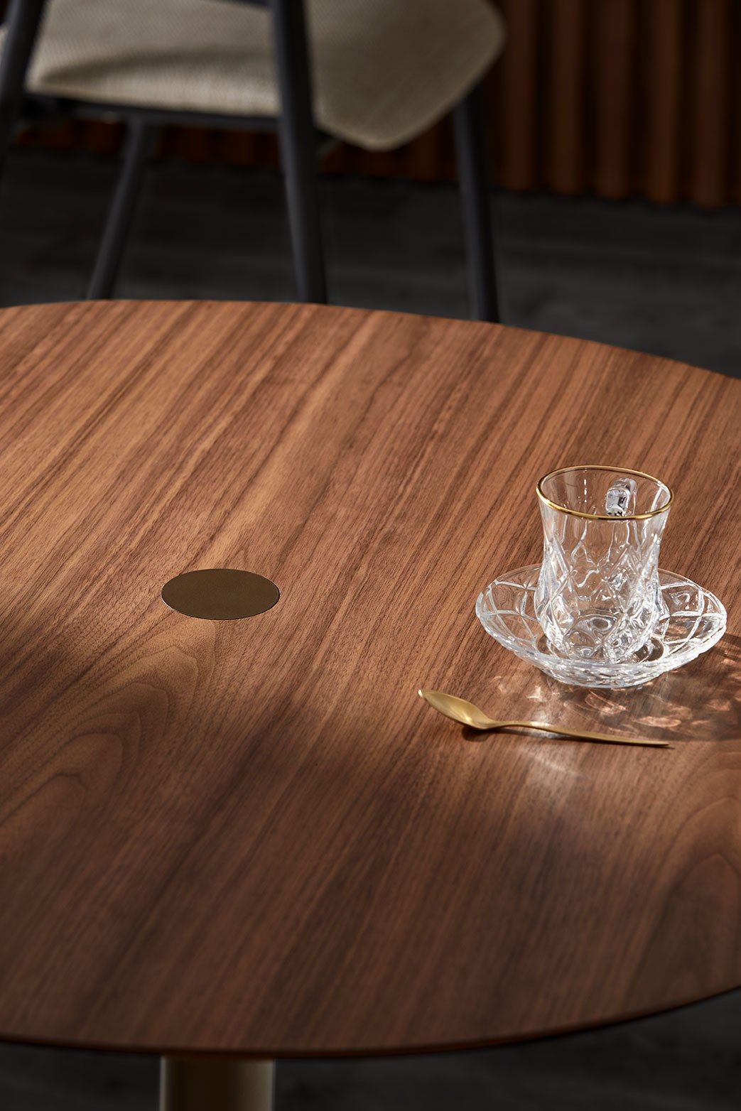 NUCLEO | Round table By Punt design Victor Carrasco