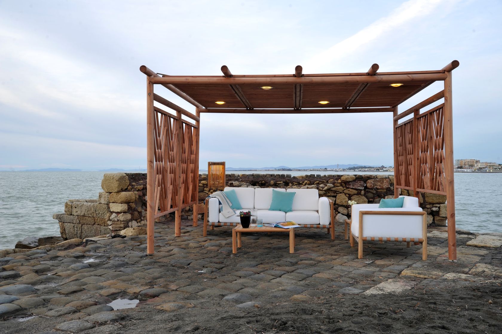 NAGI Pergola autoportante in pino By Unopiù