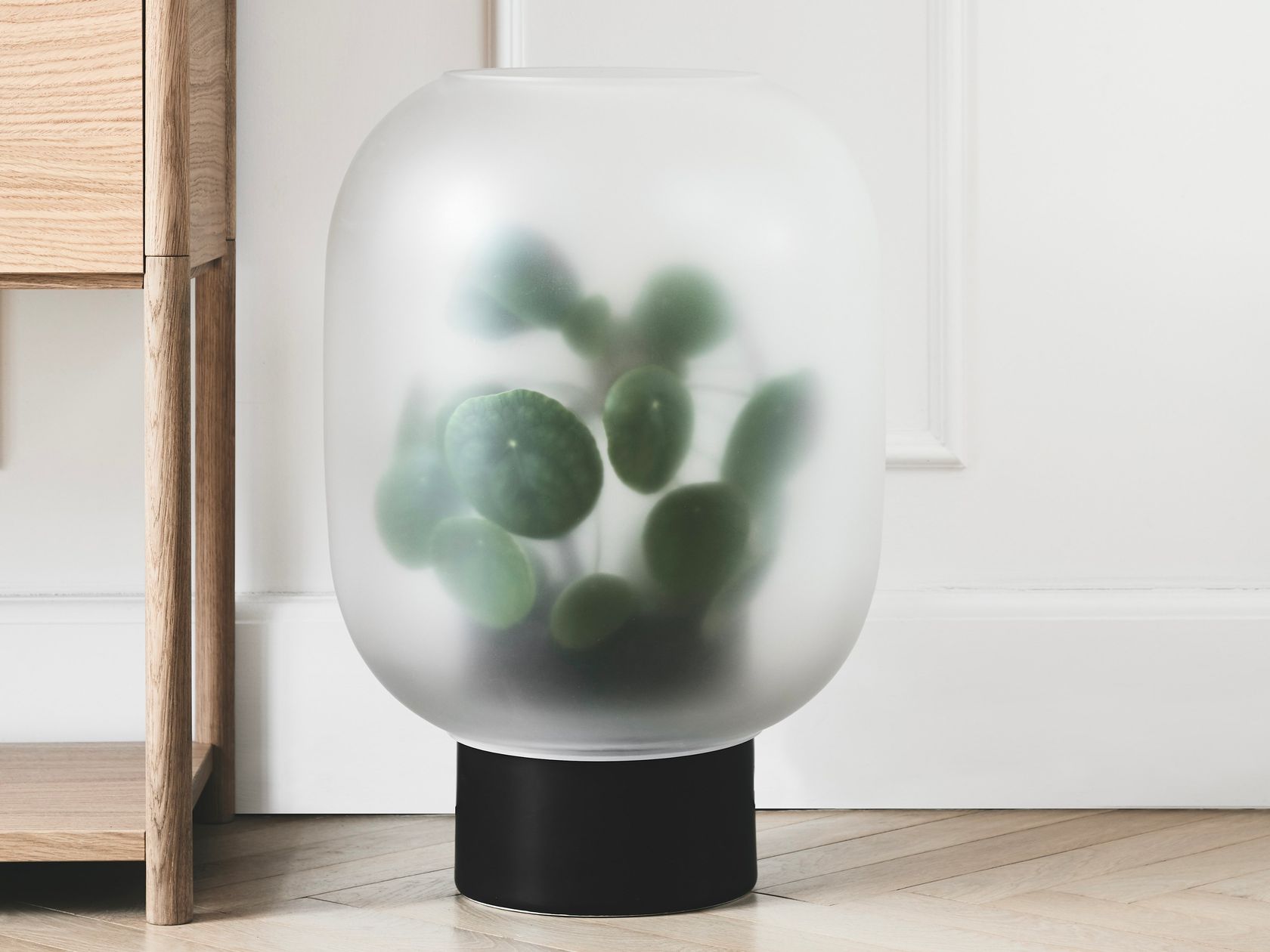 NEBL | Frosted glass vase By Gejst design Michael Rem