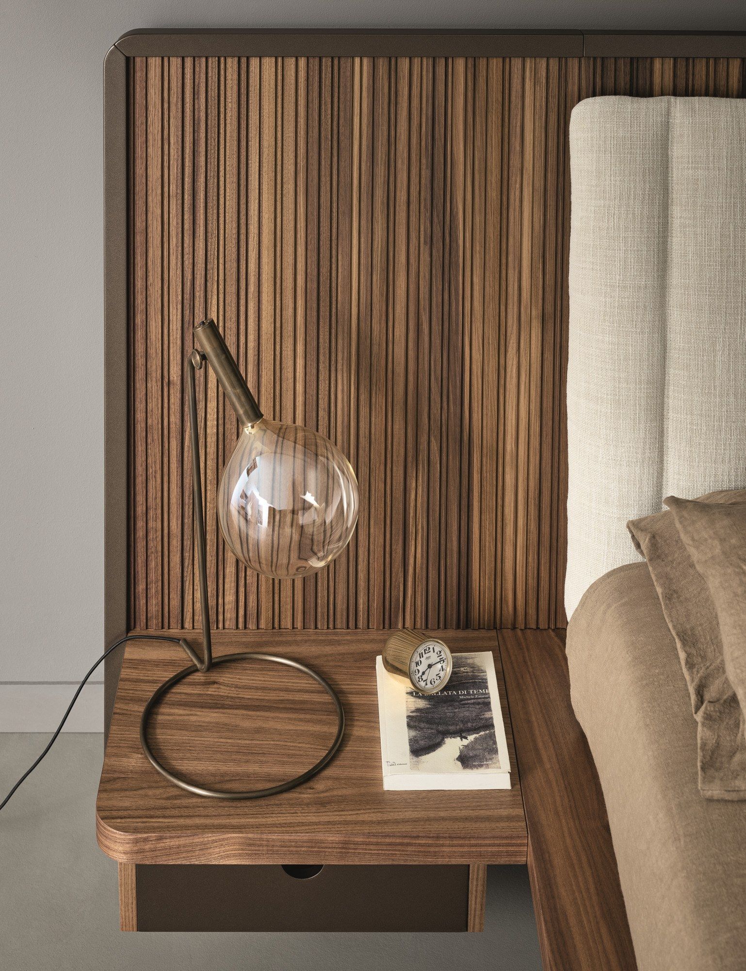 NELSON L Bed with integrated nightstands By Bonaldo | design Matteo ...