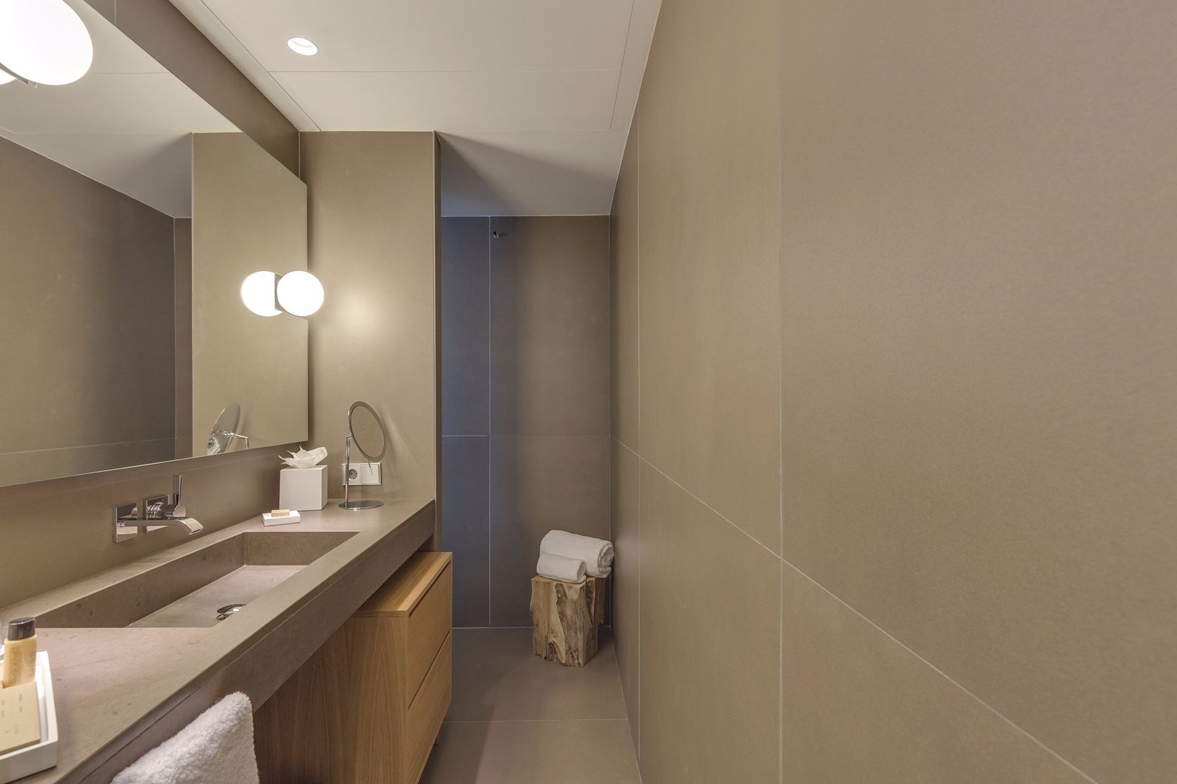 Ultra thin wall/floor tiles NEOLITH SKINTOUCH By NEOLITH