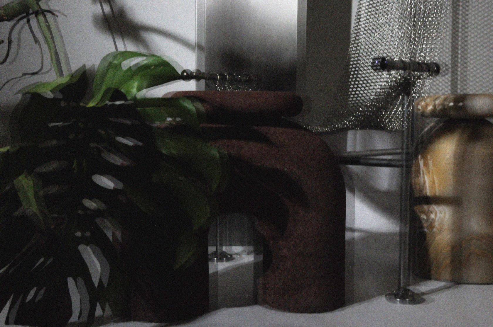 NEOLITHIC THINKER Taburete By MOVIMENTO