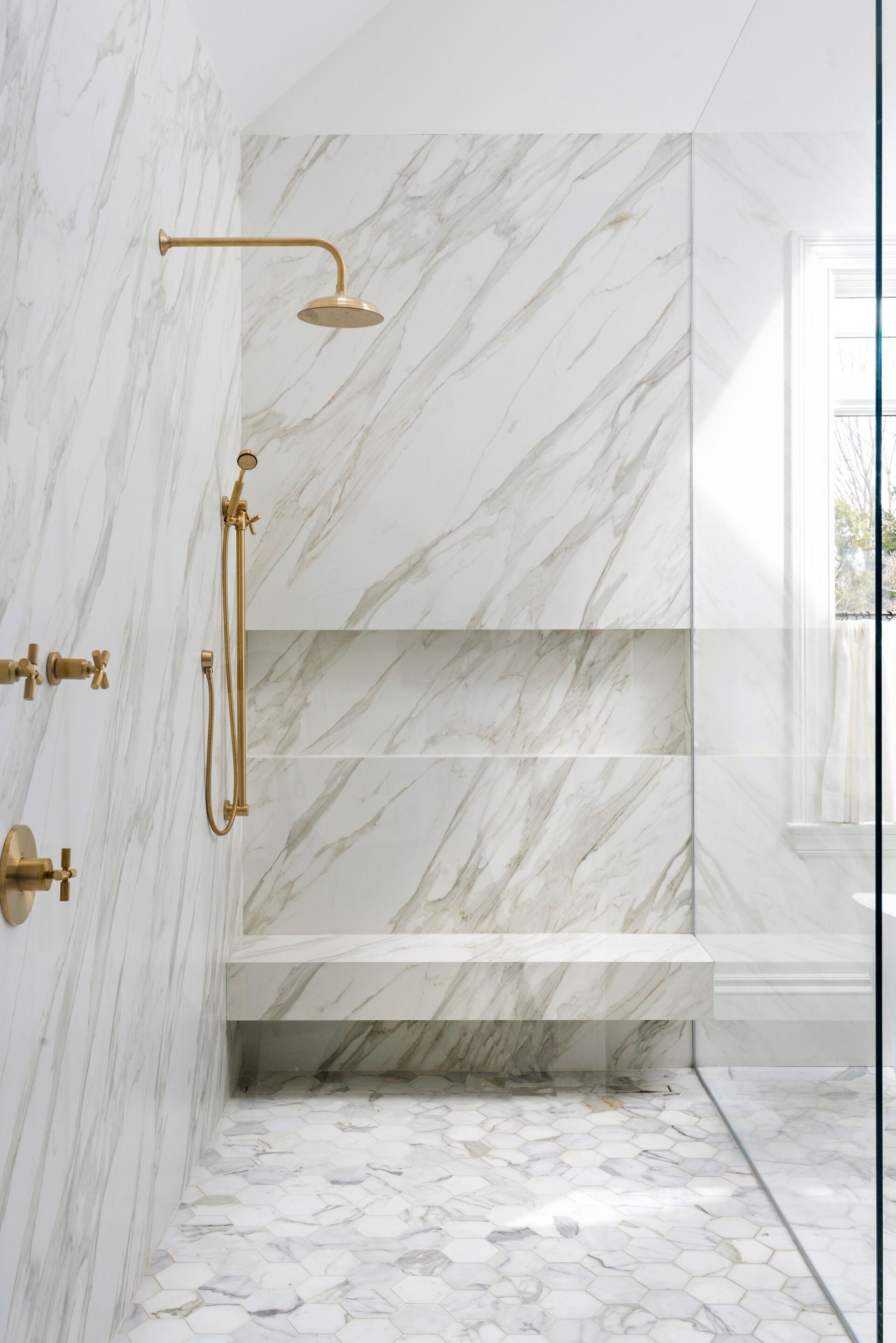 CALACATTA GOLD Neolith wall/floor tiles with marble effect By NEOLITH
