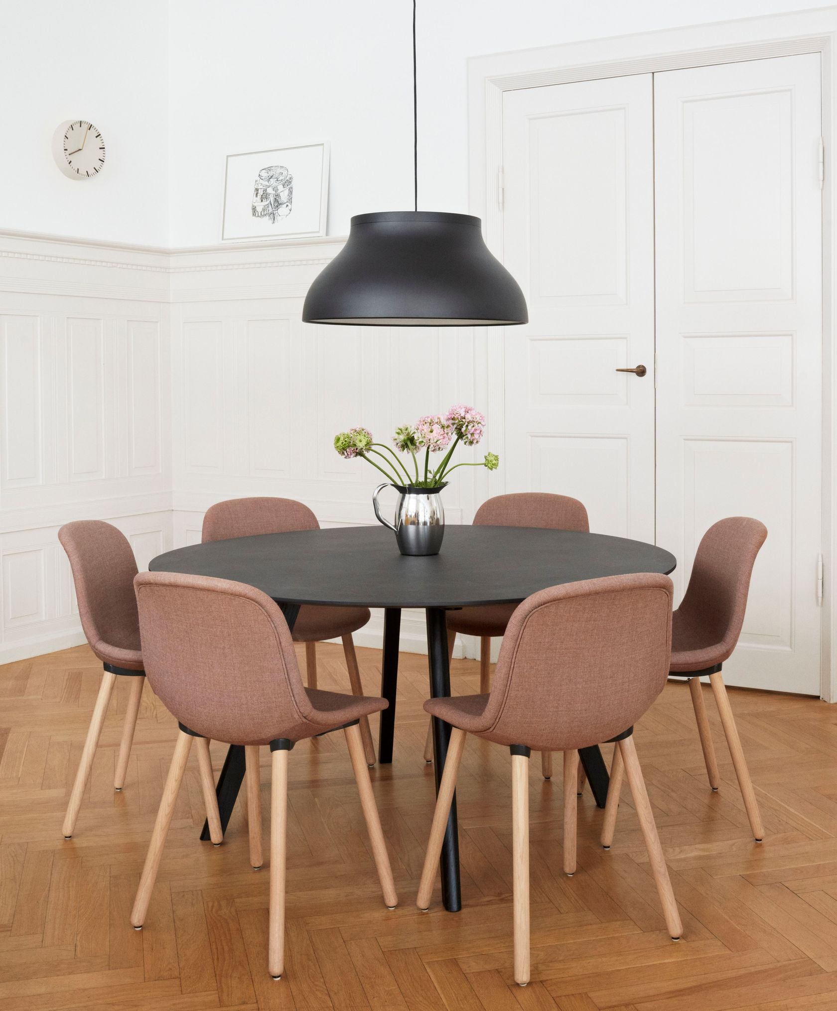 NEU 12 | Upholstered chair By Hay