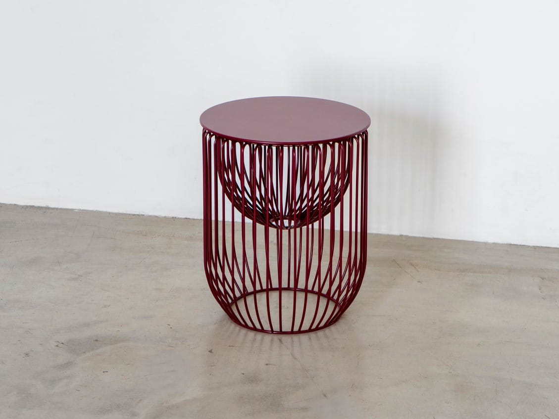 Powder coated steel stool / coffee table NIDO By Ocrùm
