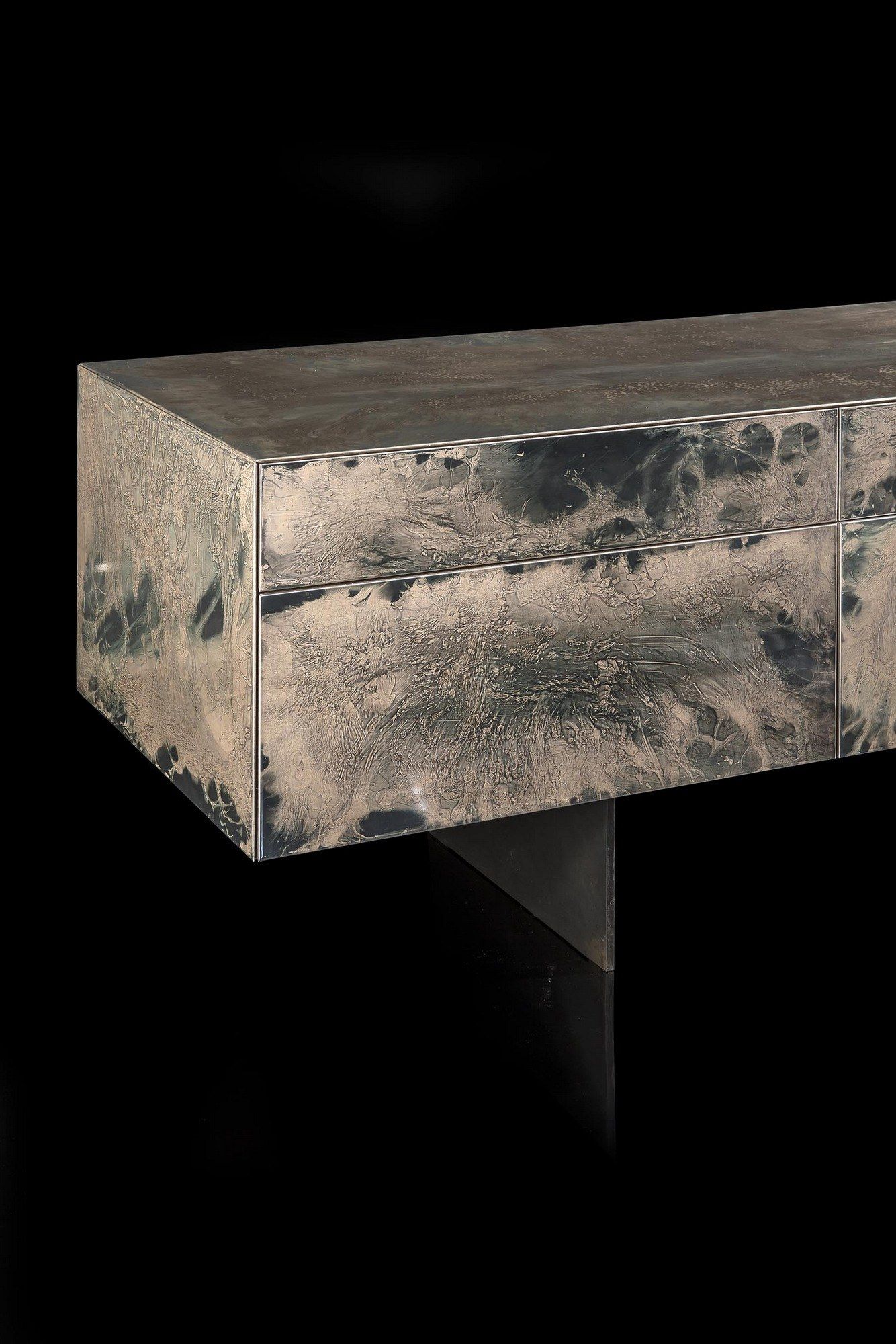 NOCTIS VANITY Metal dressing table By Henge | design Massimo Castagna