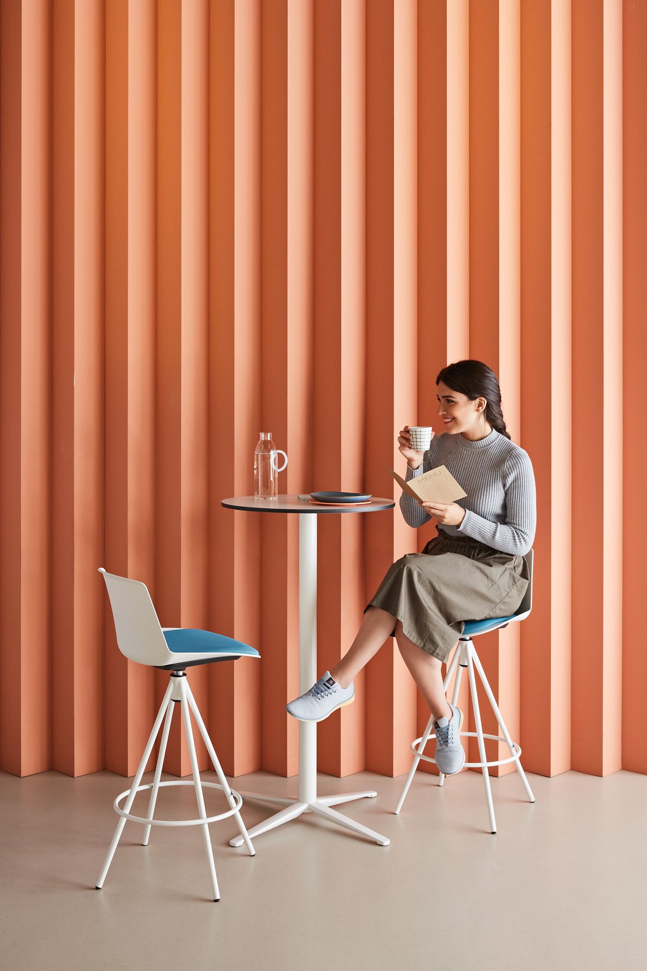 NOOM | Stool with integrated cushion Noom Collection By ACTIU design Alegre Design