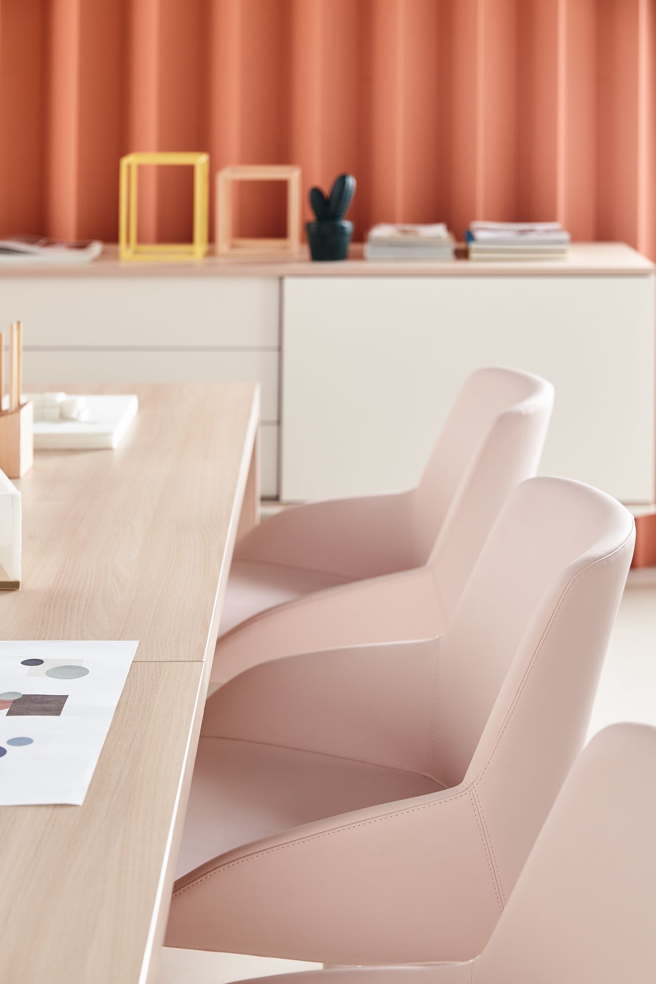 NOOM | Trestle-based chair Noom Collection By ACTIU design Alegre Design