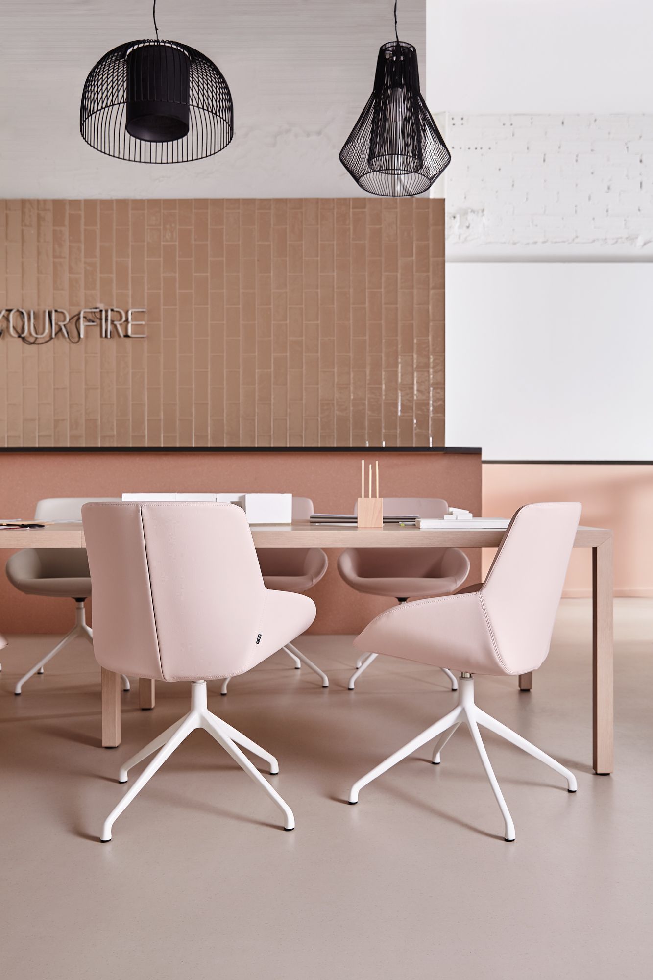 NOOM | Trestle-based chair Noom Collection By ACTIU design Alegre Design