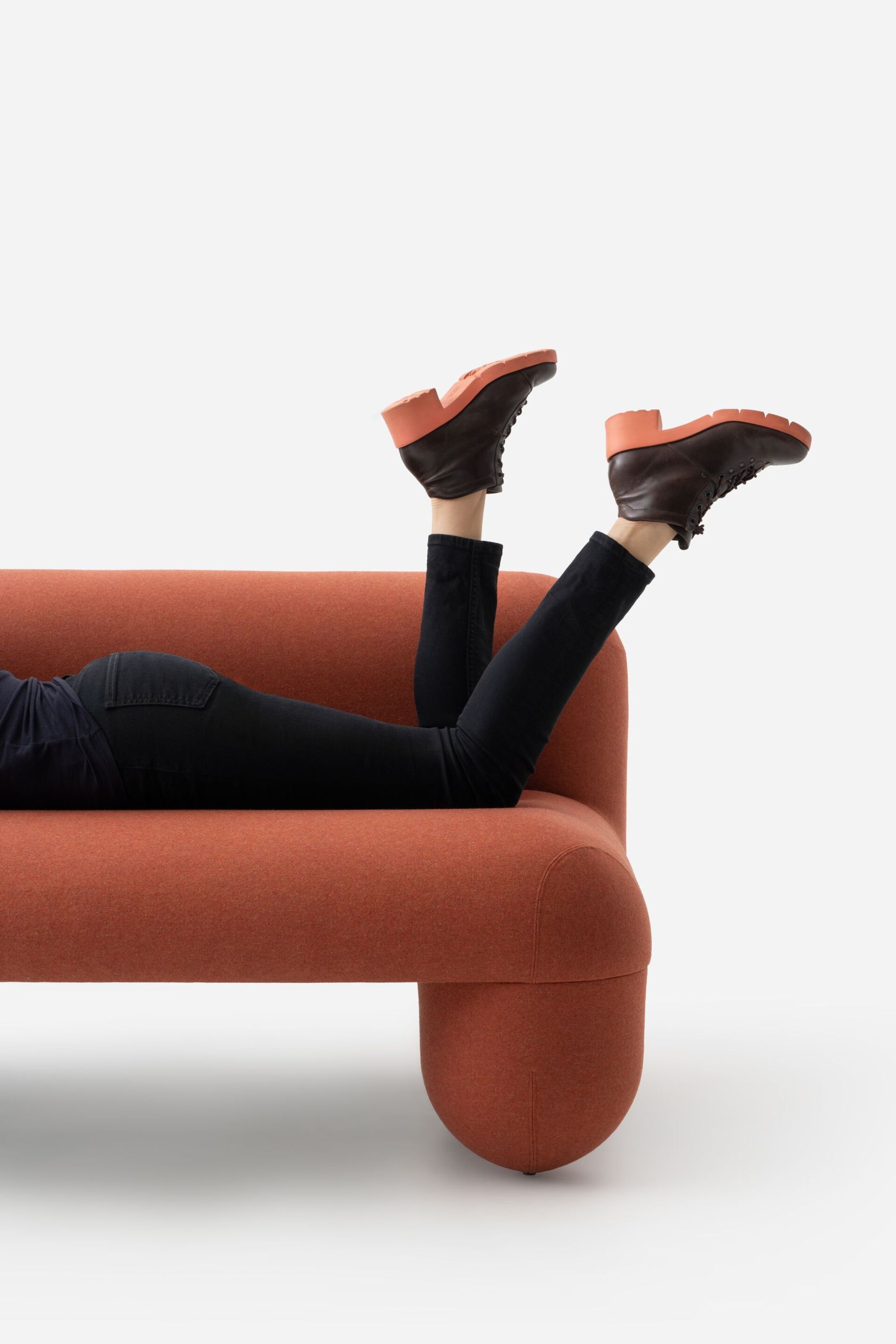 HELLO Sofa By NOOM