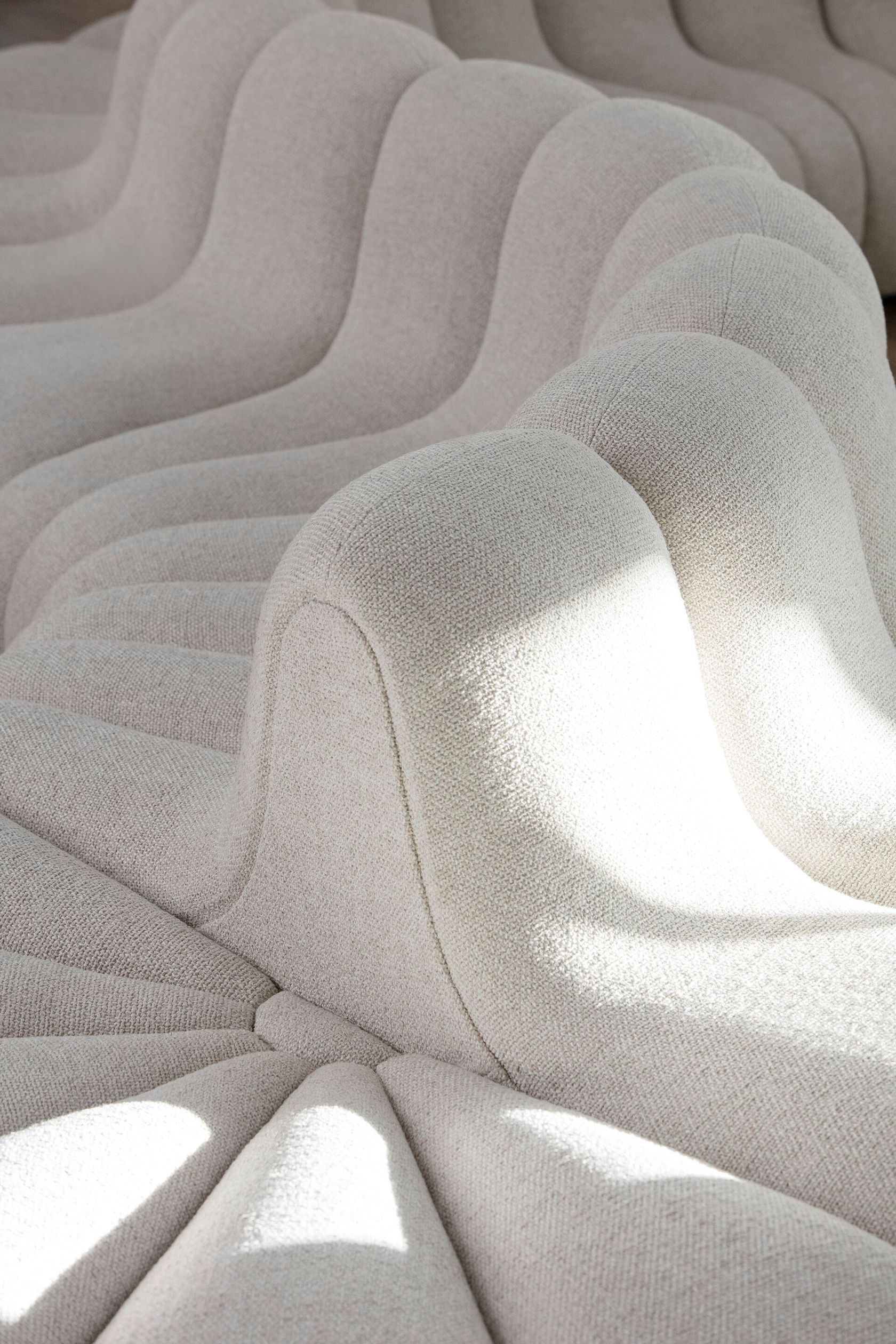 JAGGER LOUNGE Double-sided curved modular fabric sofa By NORR11