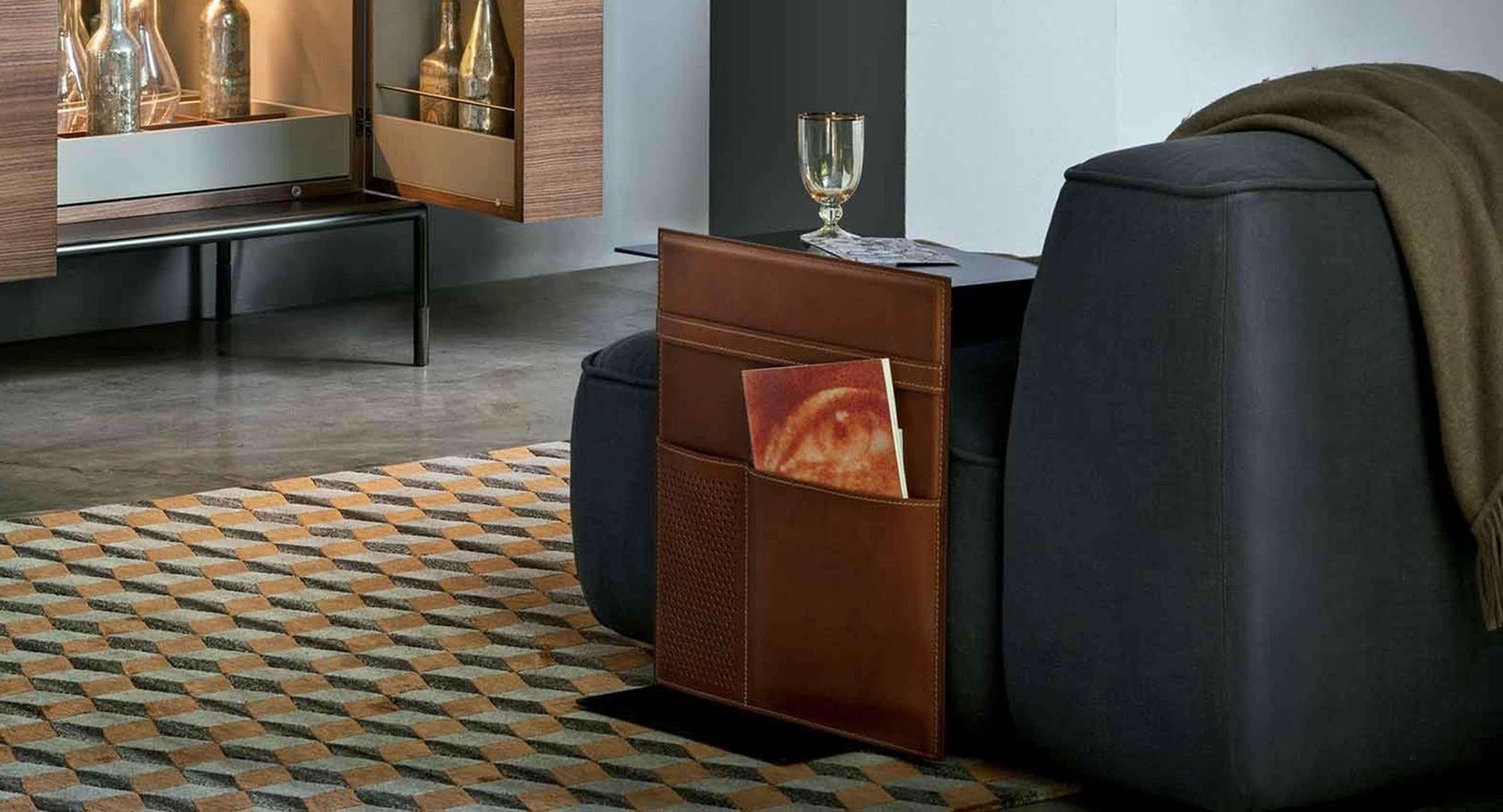 Painted metal side table with integrated magazine rack NOTE By Lema ...