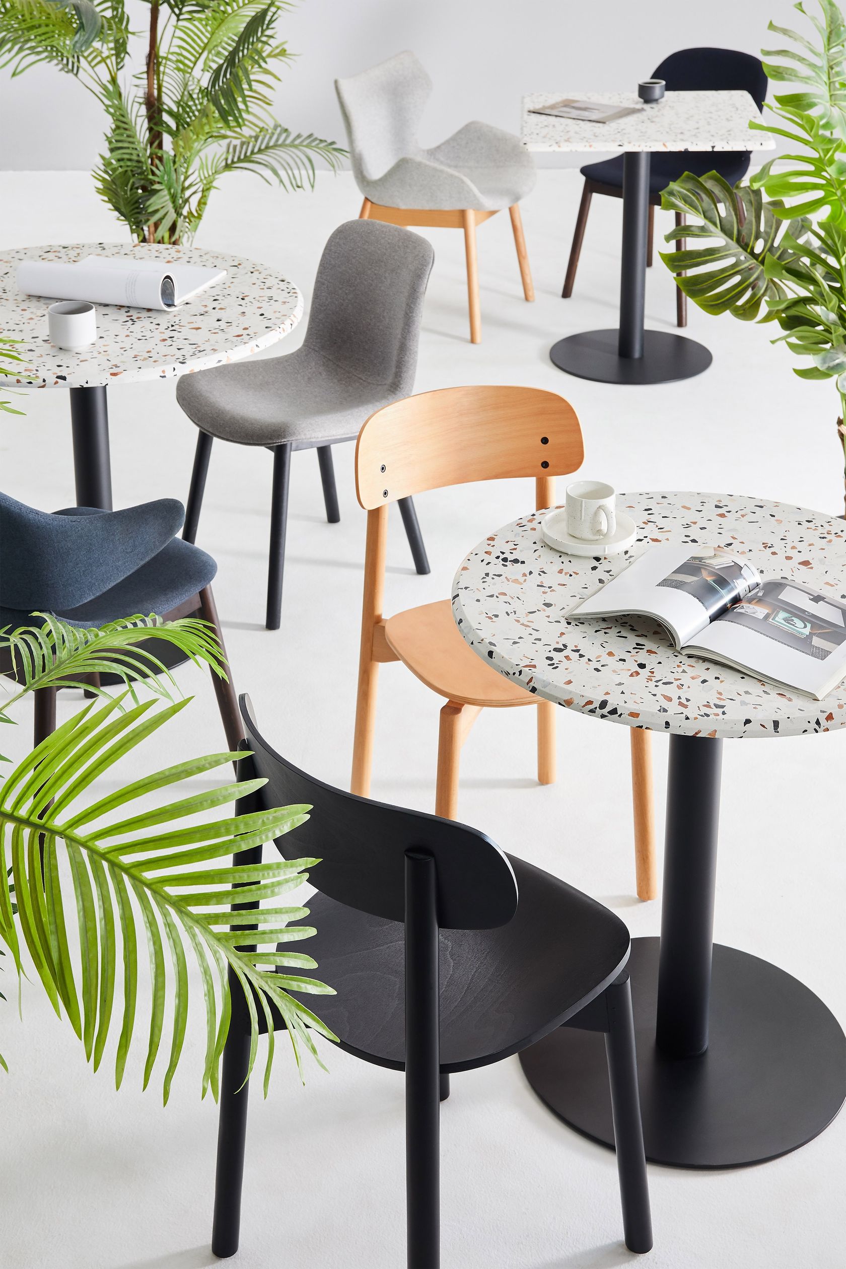 NOUGAT | Round table Table By grado design