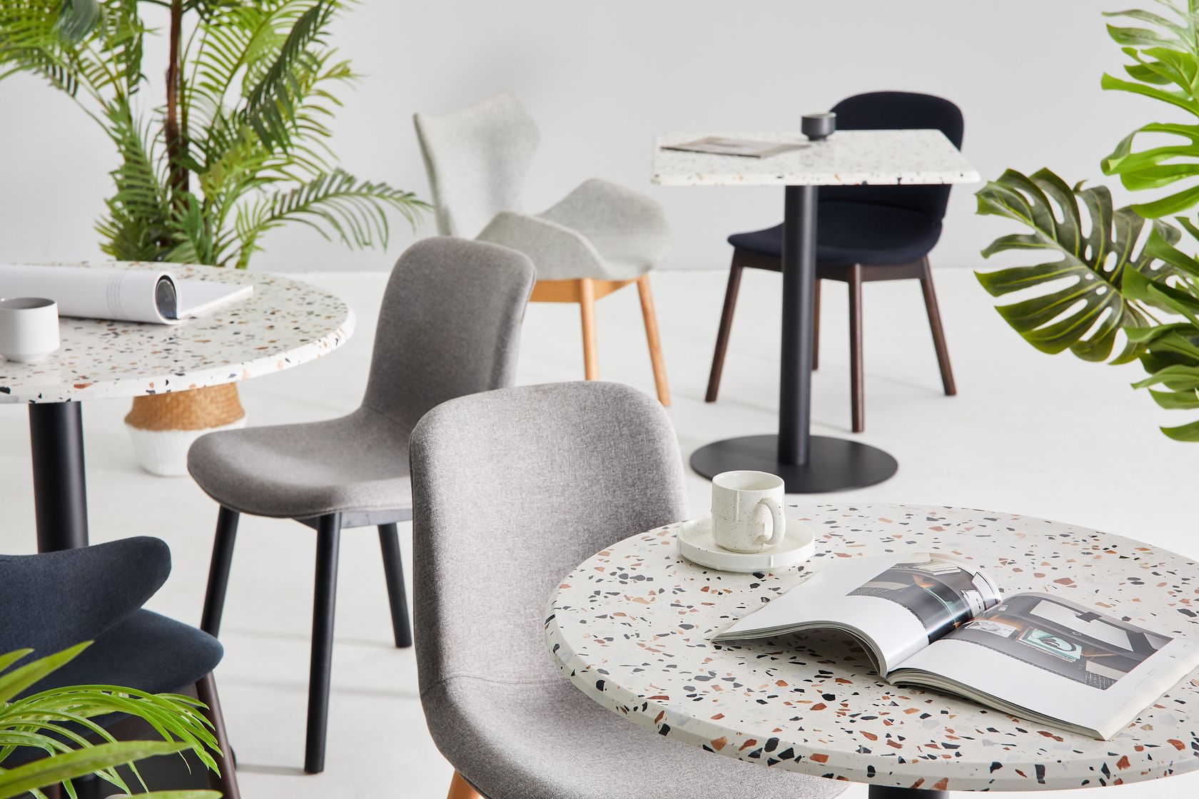 NOUGAT | Round table Table By grado design