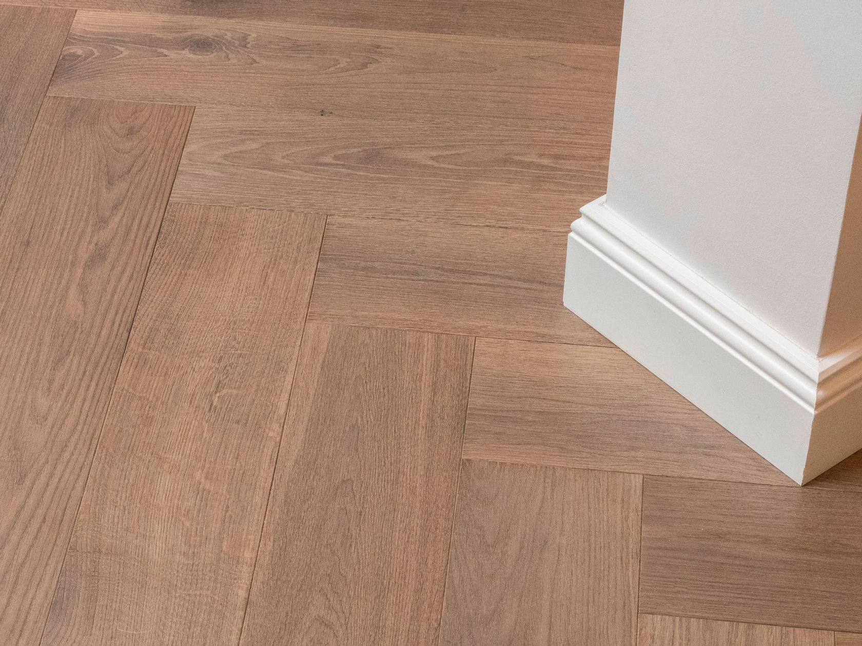 Oak flooring OAK VULCANO MEDIUM 90° - WHITE OIL Basic Eiche Collection ...
