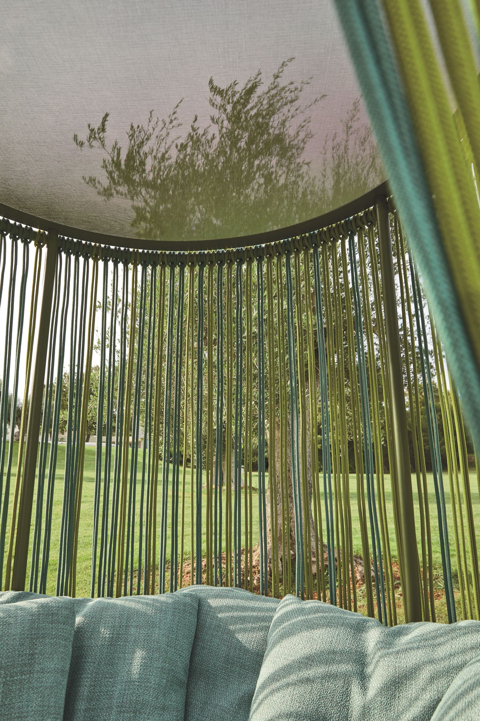 Canopied round lounger with polyester ropes OASI Oasi Collection By ...