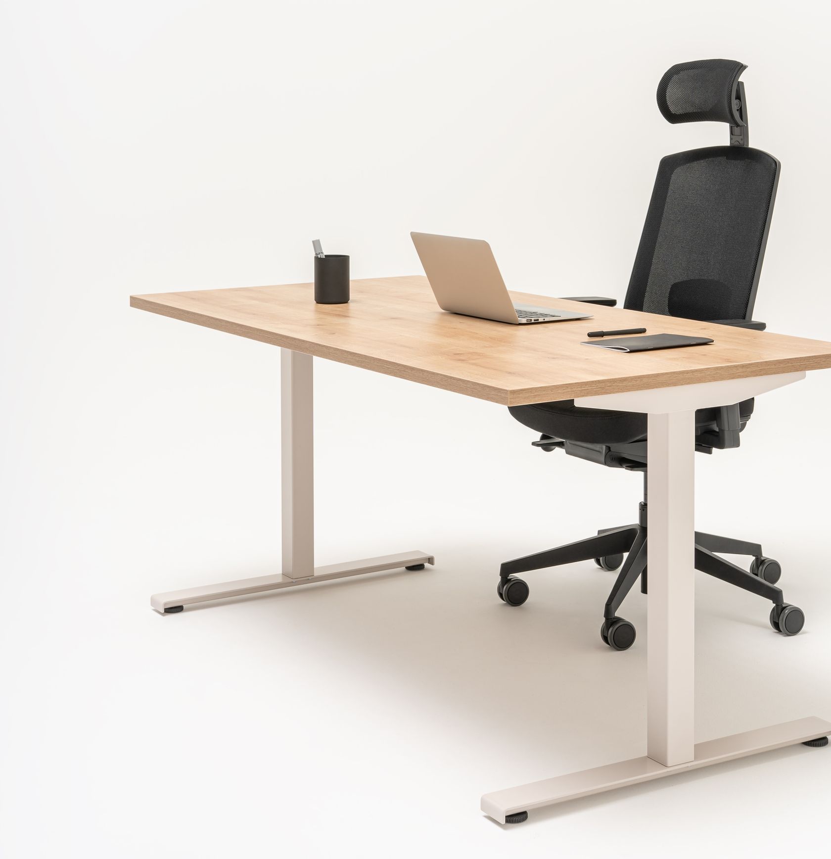 OGI T office desk By MDD