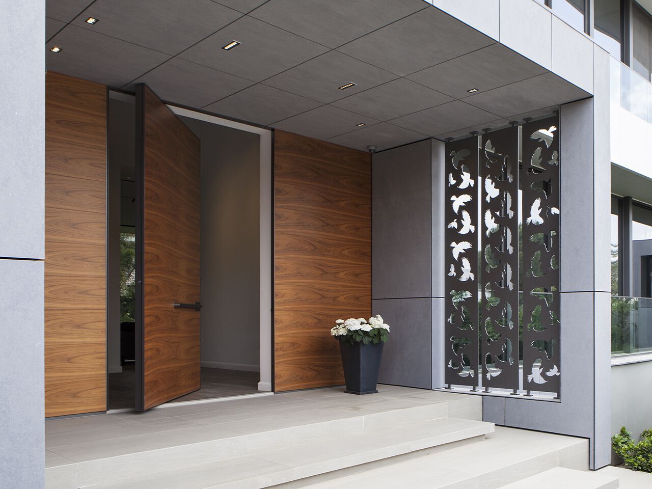 Oikos: Porte e portoni blindati di design | Archiproducts
