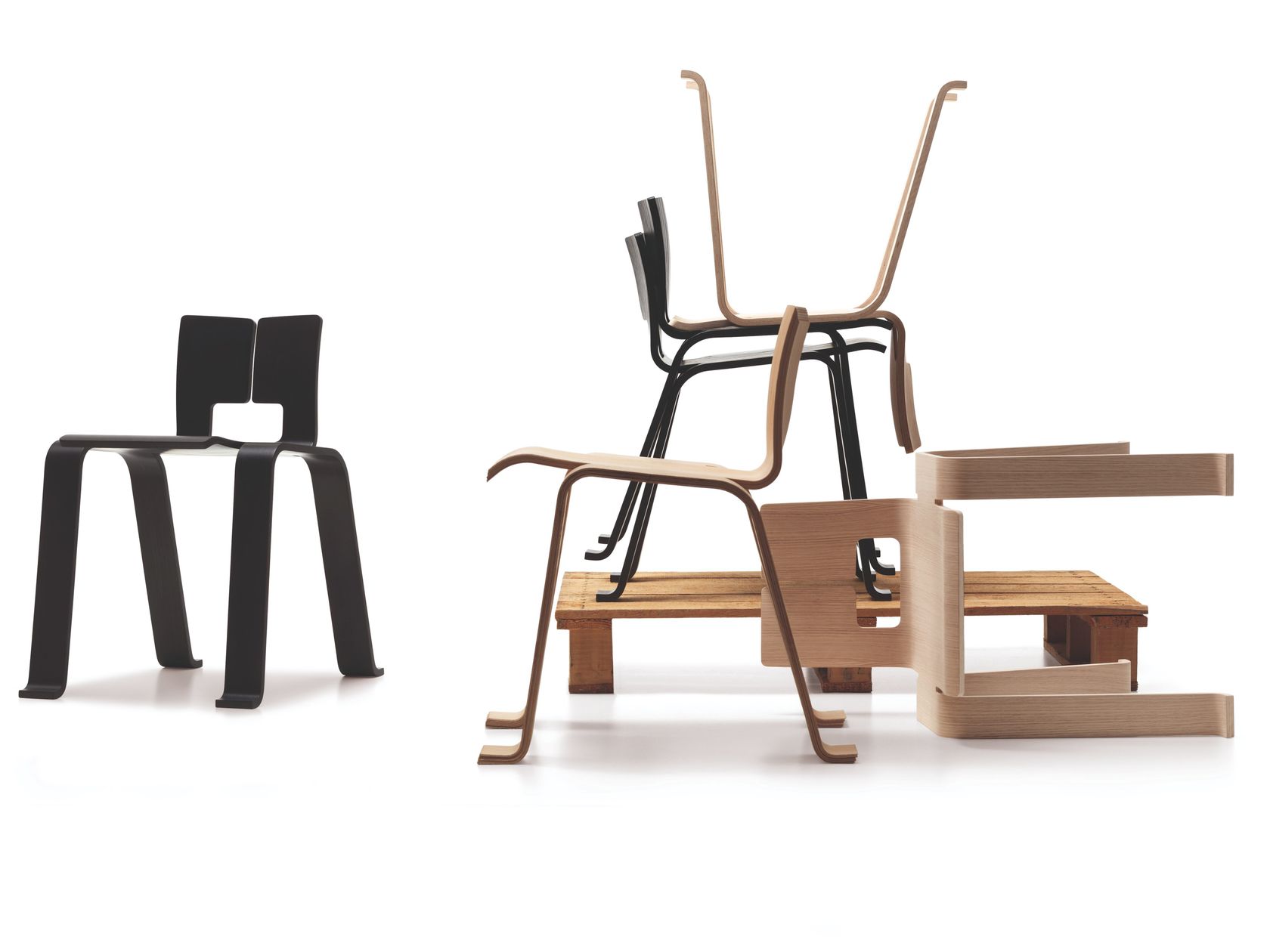 OMBRA TOKYO 椅子 By Cassina | design Charlotte Perriand