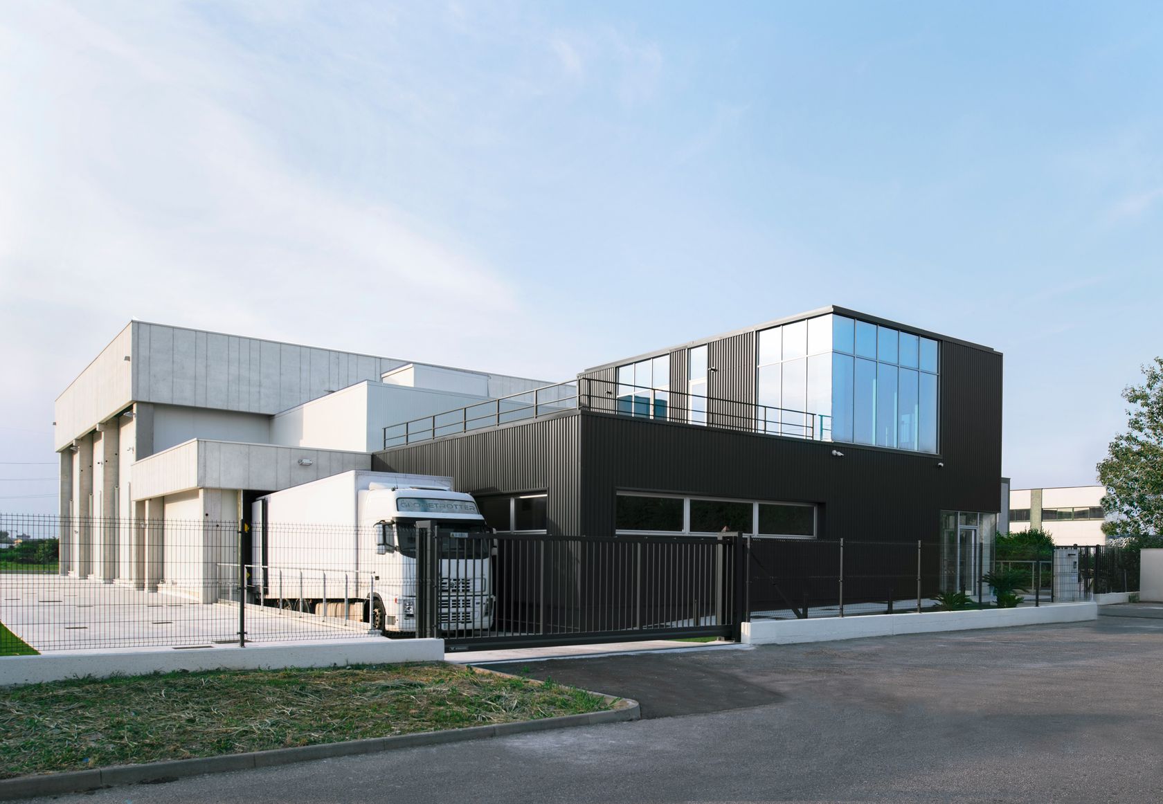 Sinusoidal sheet for wall clading OND-ALL 33 By Alubel