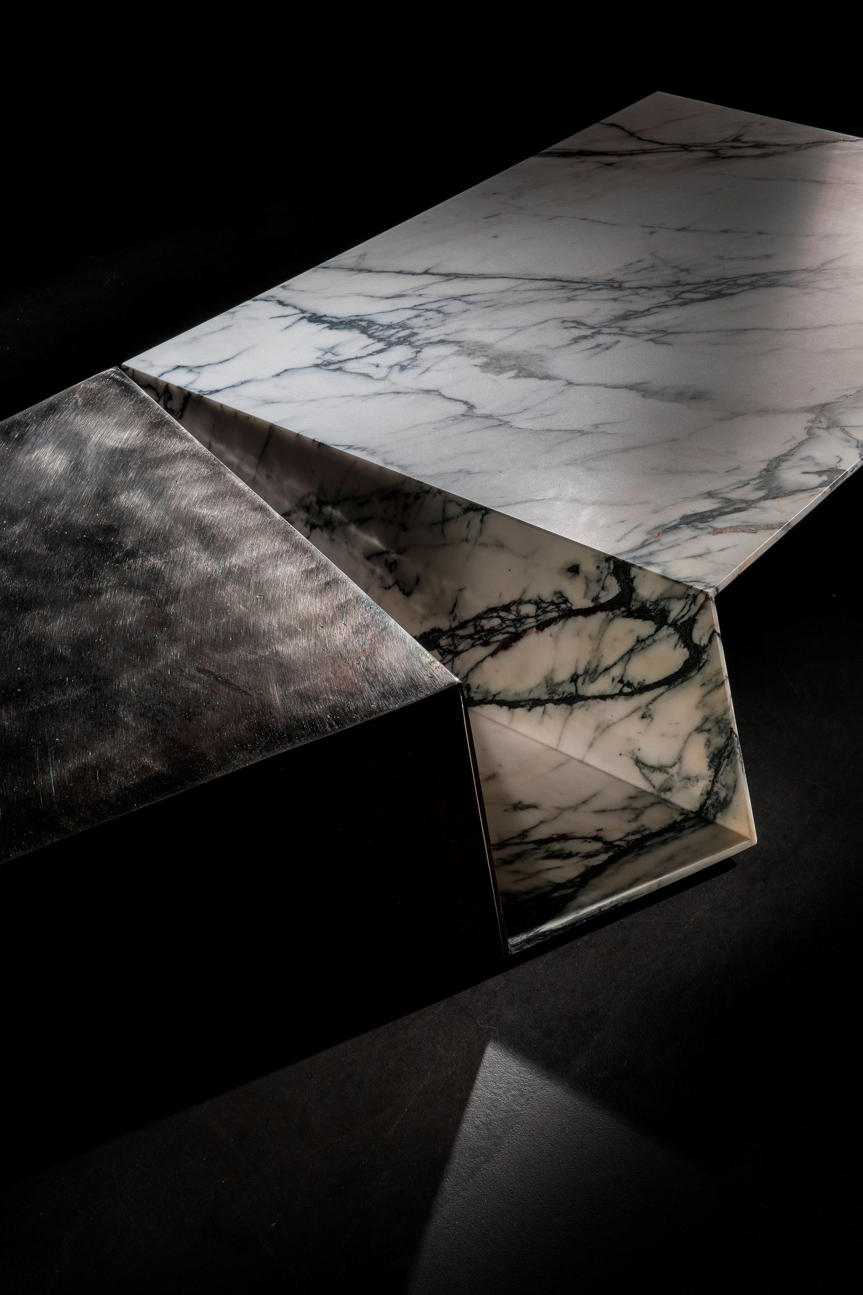 ORIGAMI Coffee table By Henge | design Ugo Cacciatori