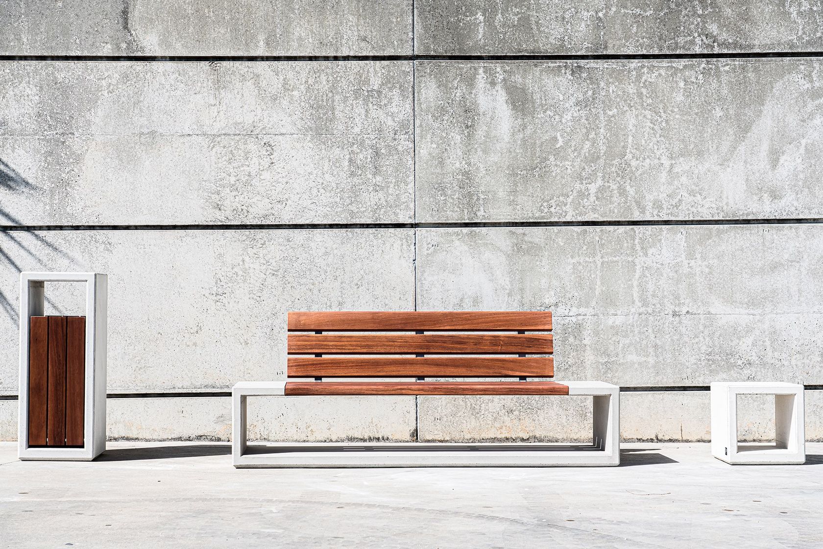 OUTLINE | Bench with back Outline Collection By SIT design Gonçalo Silva