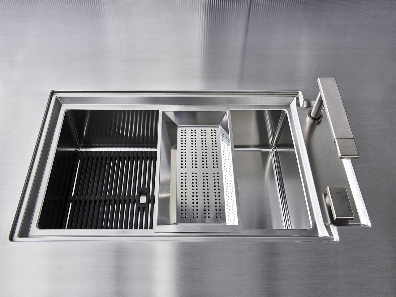 OUTLINE Stainless steel sink By Foster