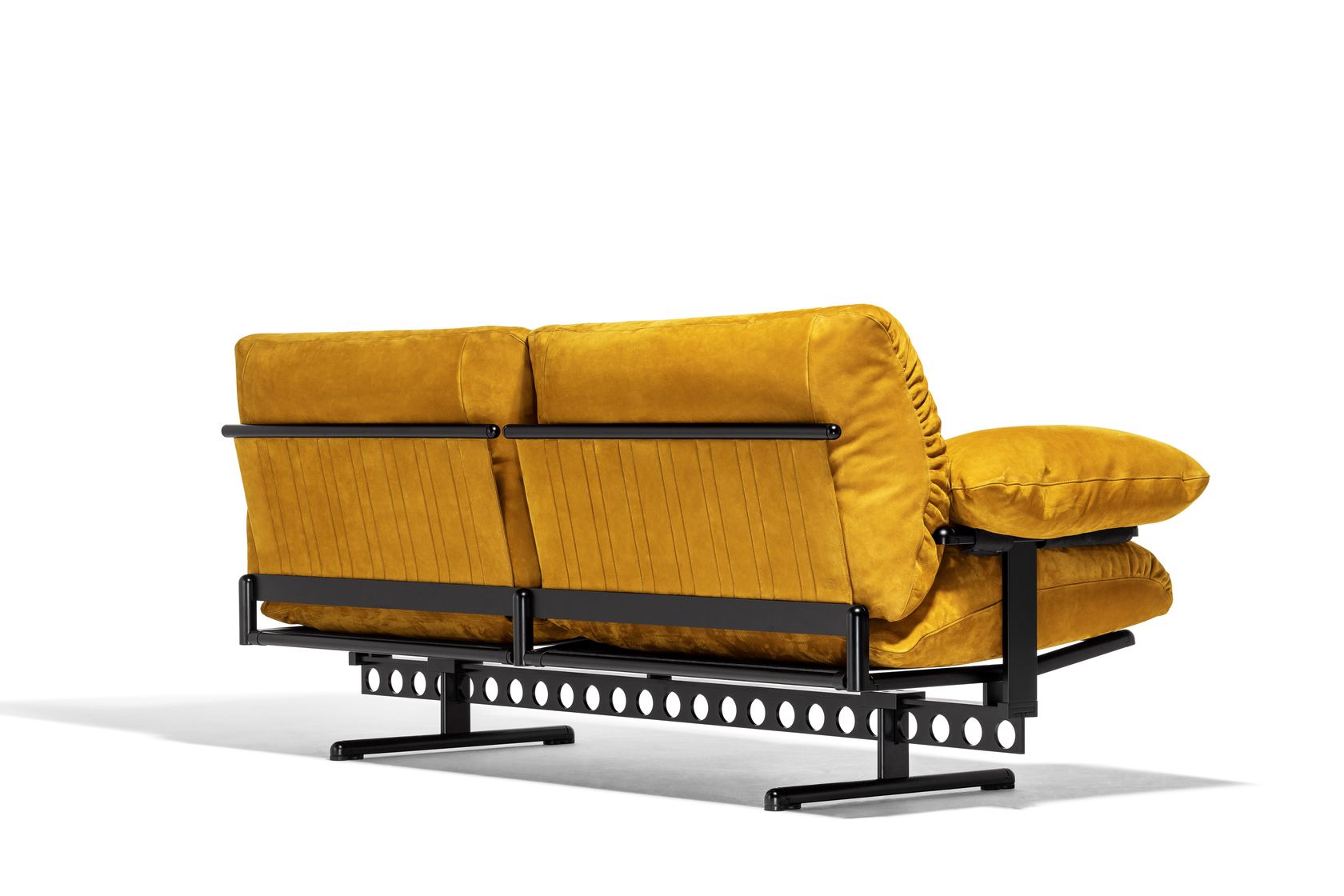 OUVERTURE Sofa By Poltrona Frau | design Pierluigi Cerri