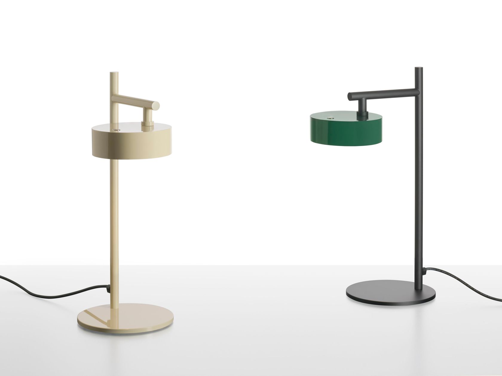 Oluce: Lampade da tavolo e da terra di design | Archiproducts