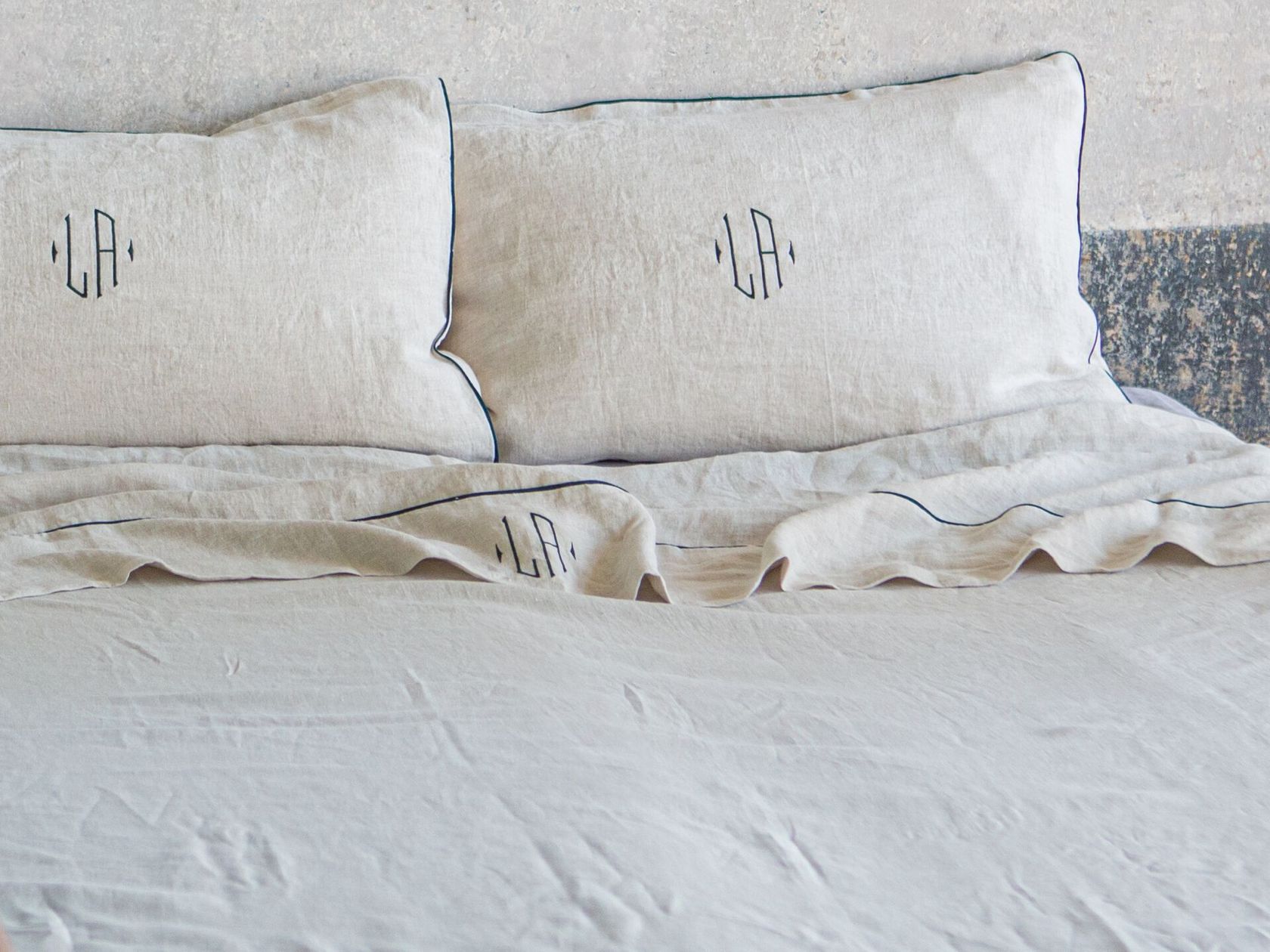 TOP SHEET WITH PIPING Bed sheet By Once Milano