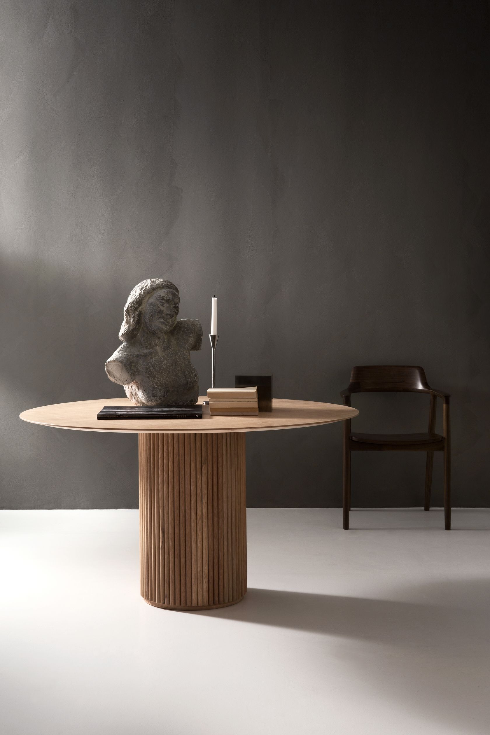 PALAIS ROYAL Round oak table By ASPLUND | design Anya Sebton, Eva Lilja ...